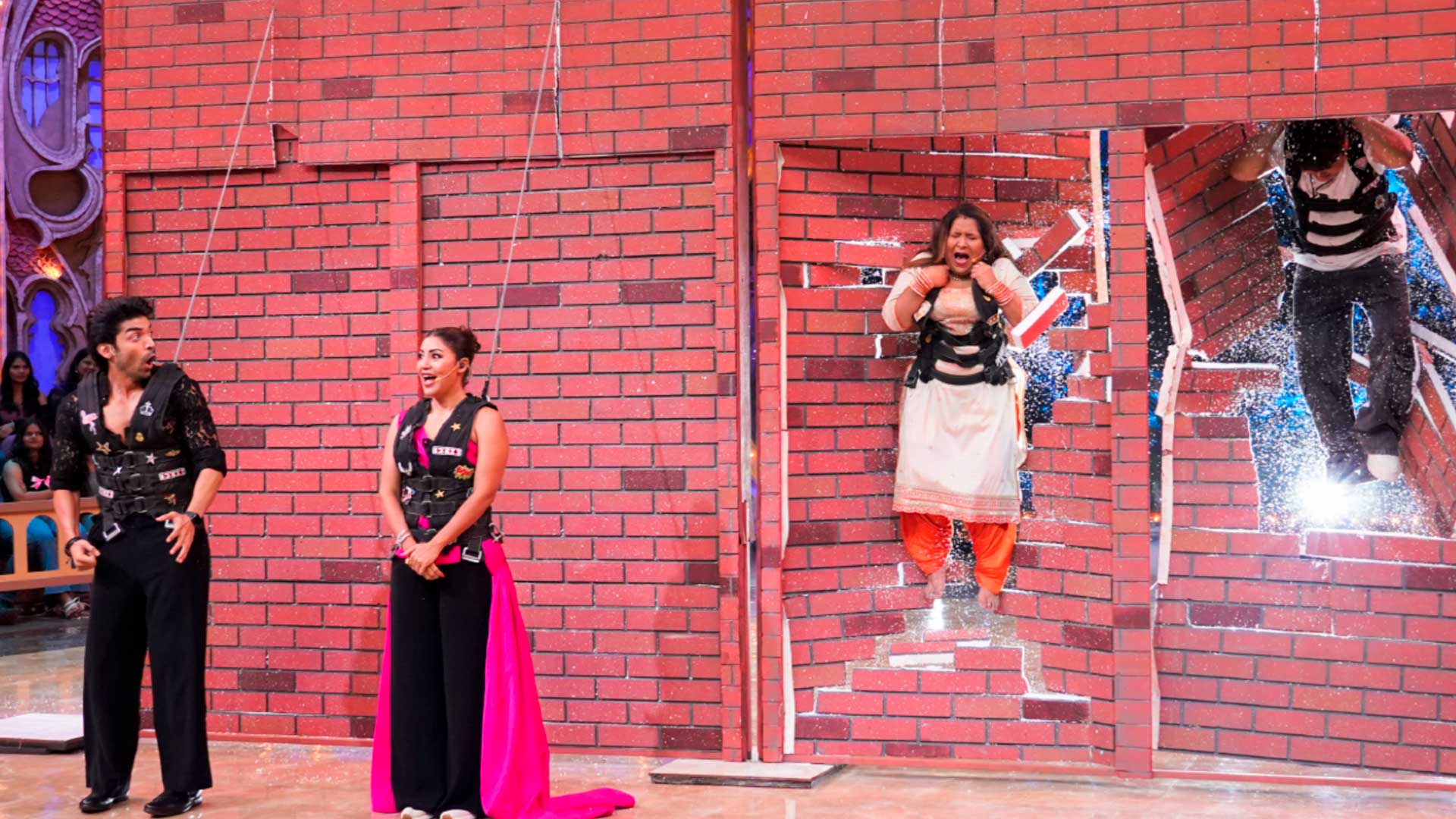 Watch Dhamaal with Pati Patni Aur Panga - Jodiyon Ka Reality Check S1 Episode 12 on JioHotstar