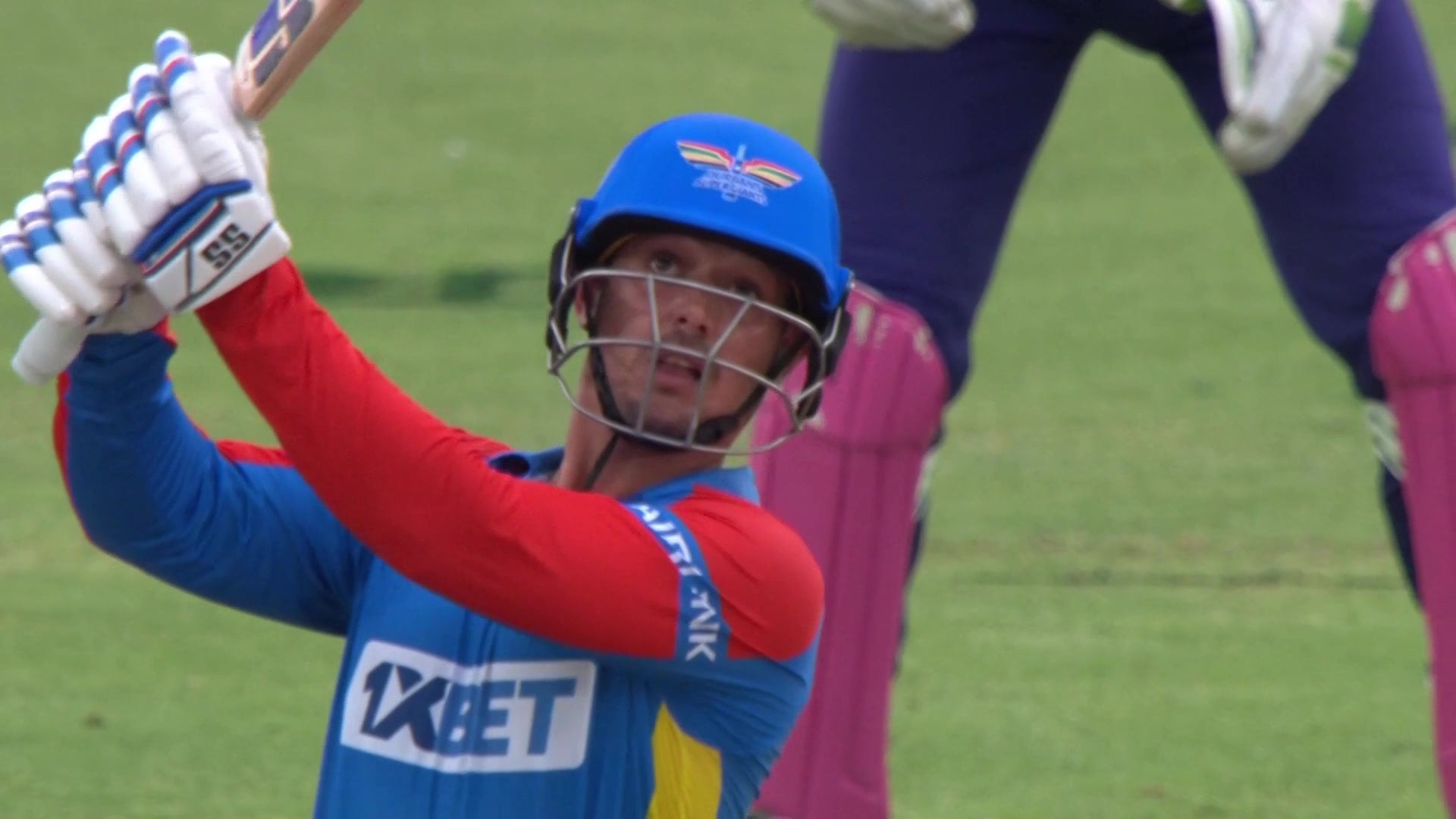 4, 6, 4, 6! QDK Slams His Half-Century