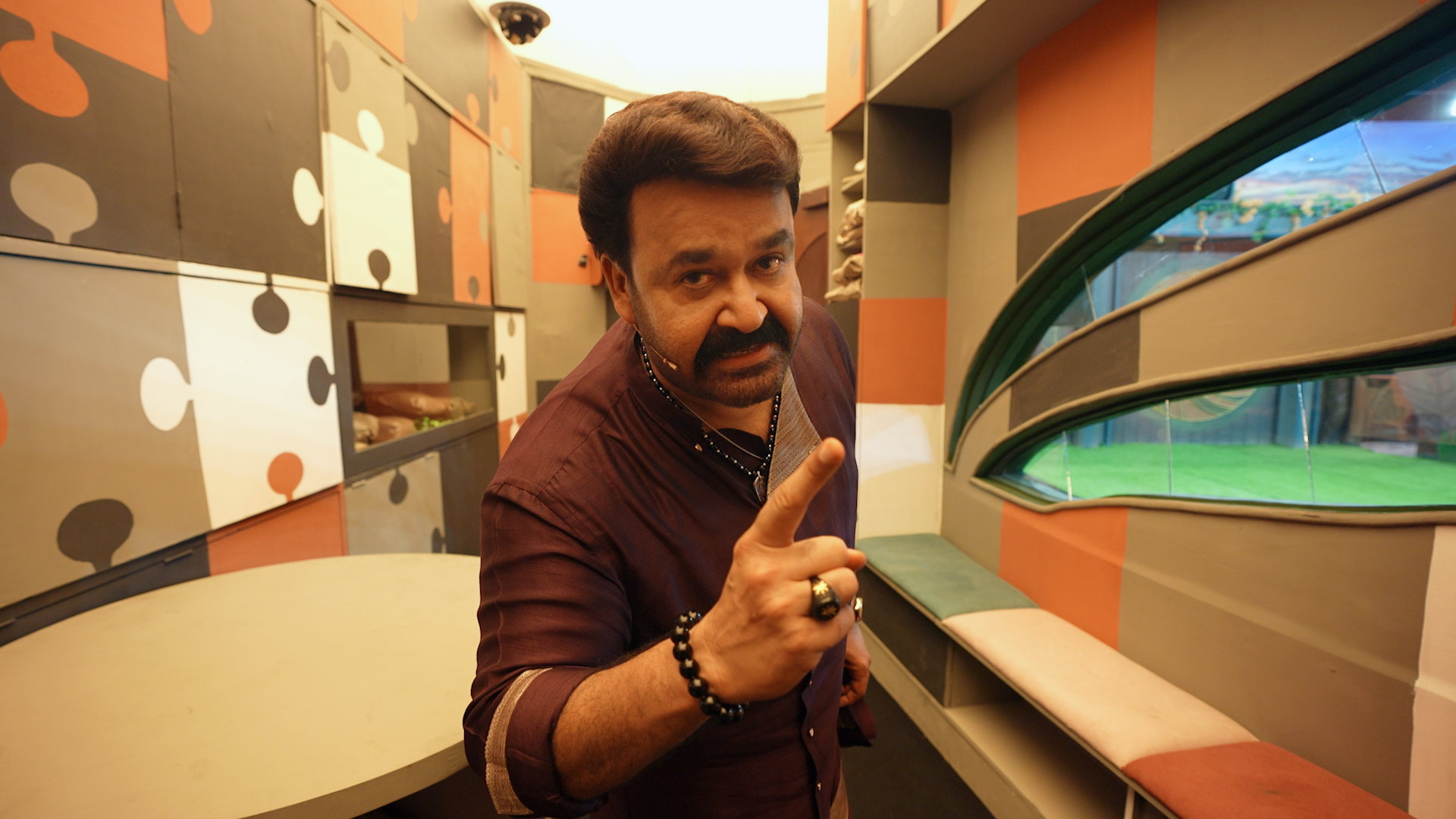 Watch Bigg Boss S7 Episode 1 on JioHotstar