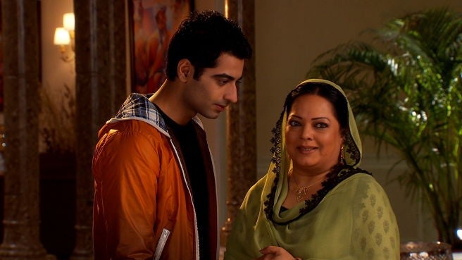 Watch Beintehaa S1 Episode 33 on JioHotstar