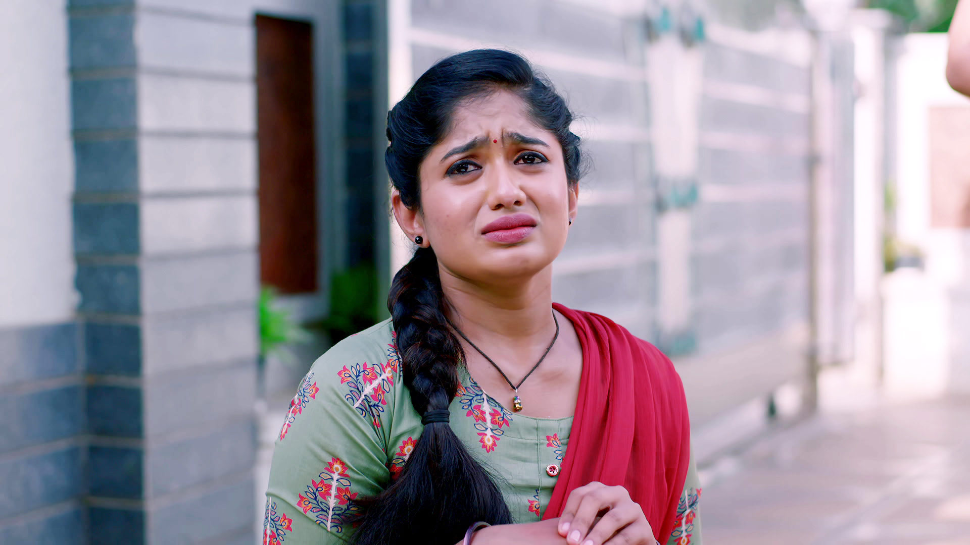 Watch raaji only on Watcho