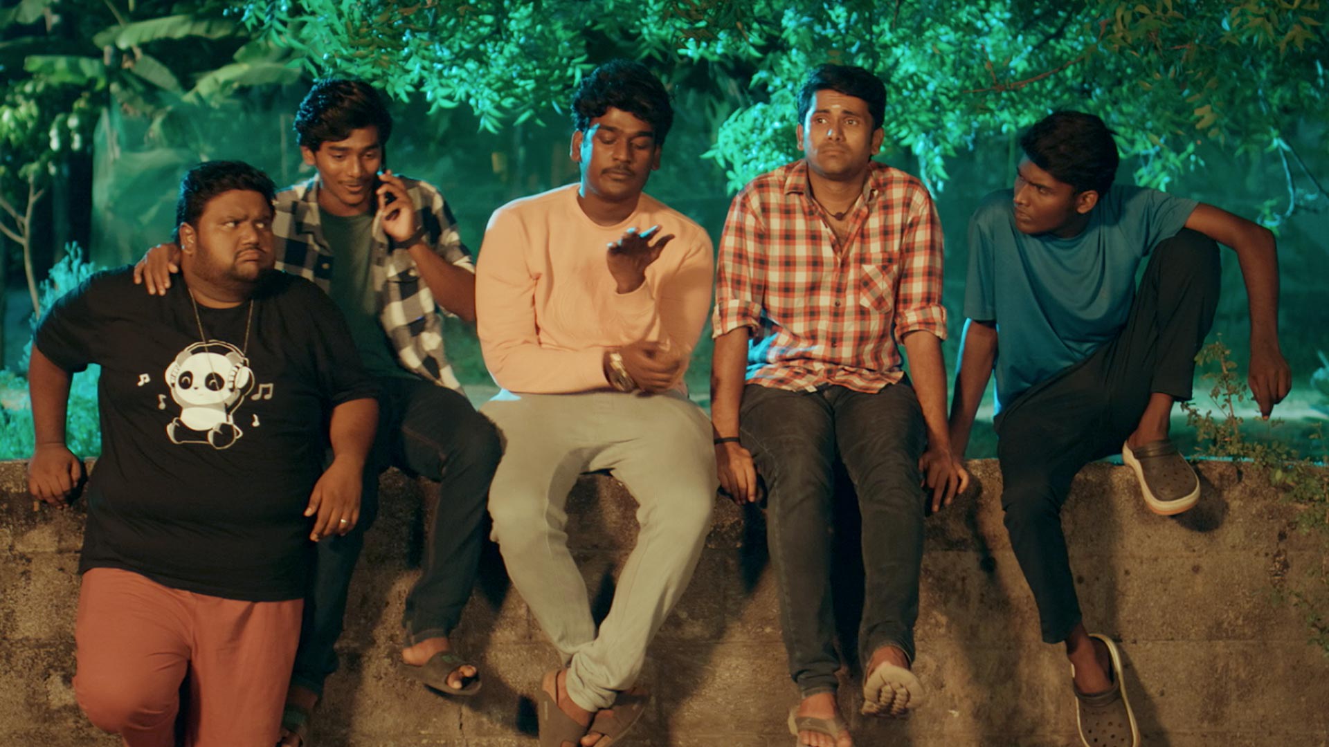 Watch kana-kaanum-kaalangal only on Watcho