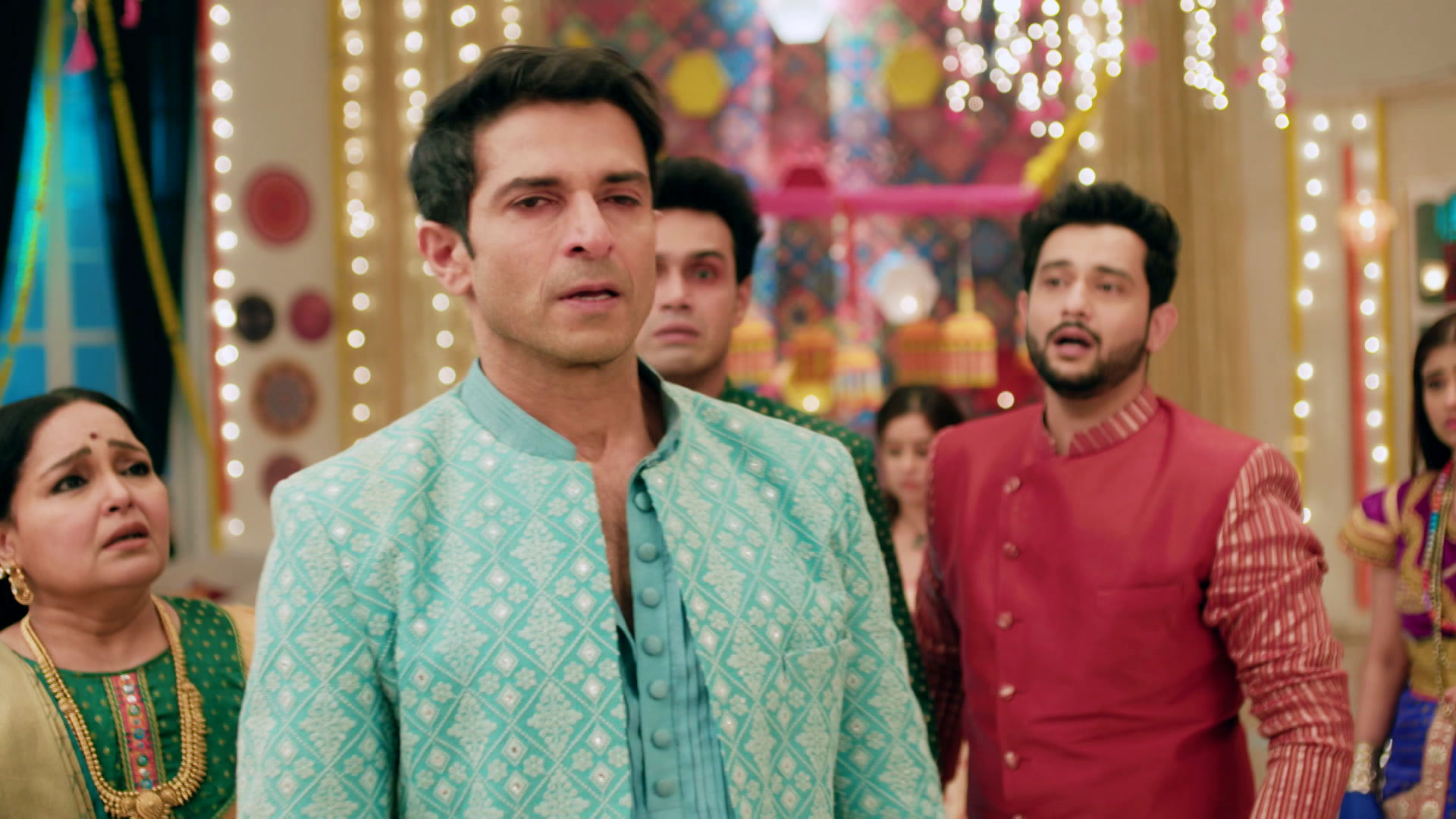 Stream pandya-store Online | Watcho