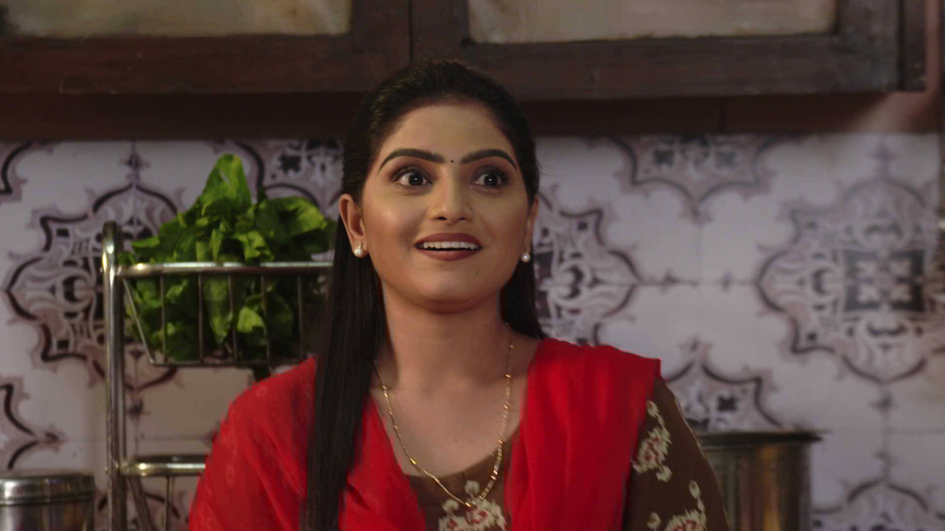 Watch Aboli Episode 911 on JioHotstar