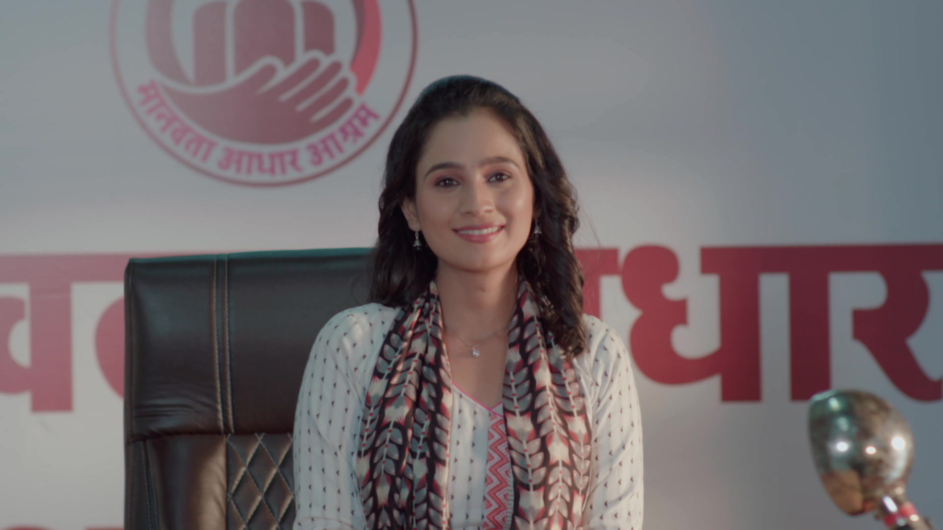 Watch Man Dhaga Dhaga Jodte Nava S1 Episode 387 on JioHotstar