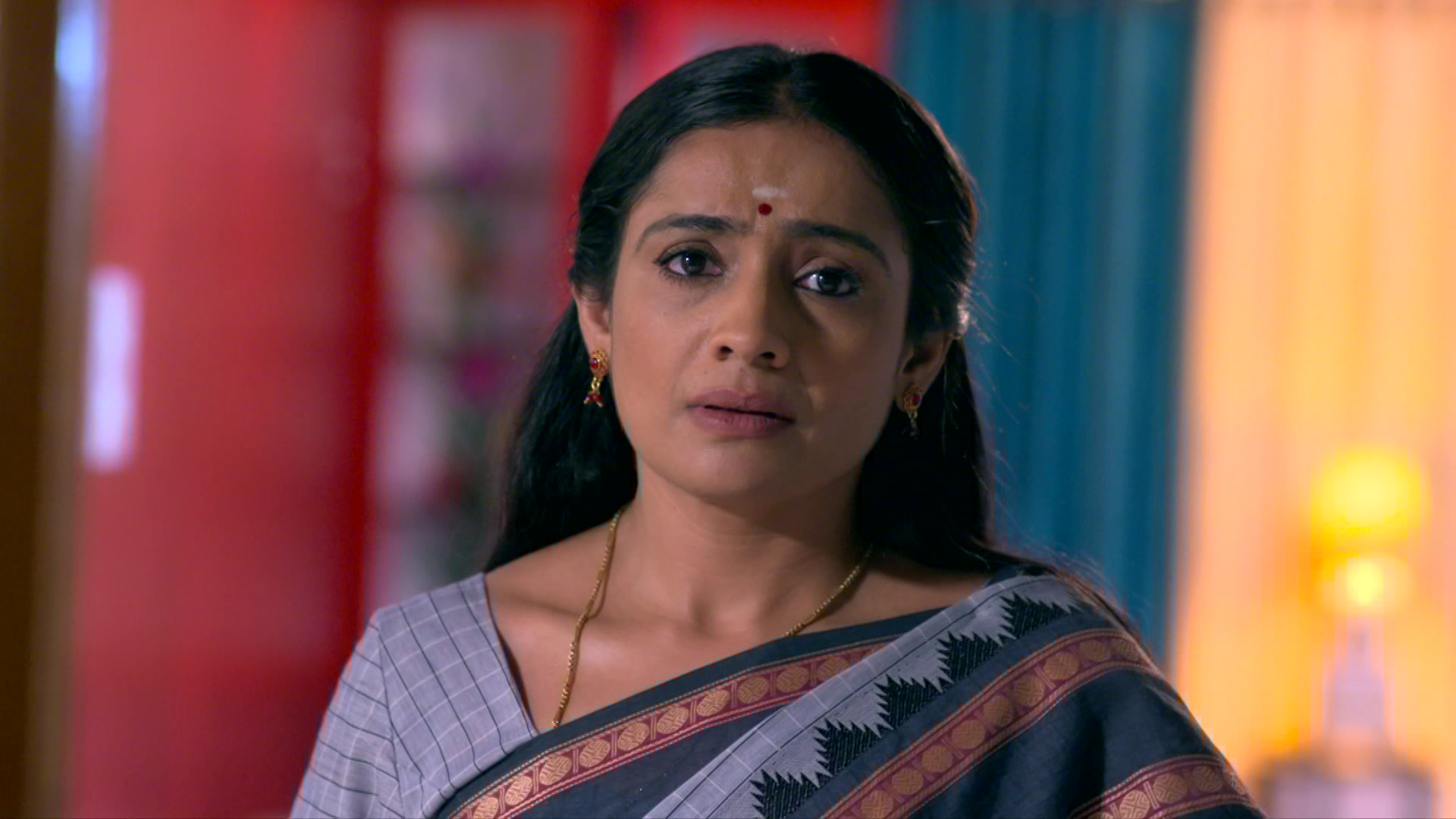 Watch Sumithra Reassures Pratheesh Online