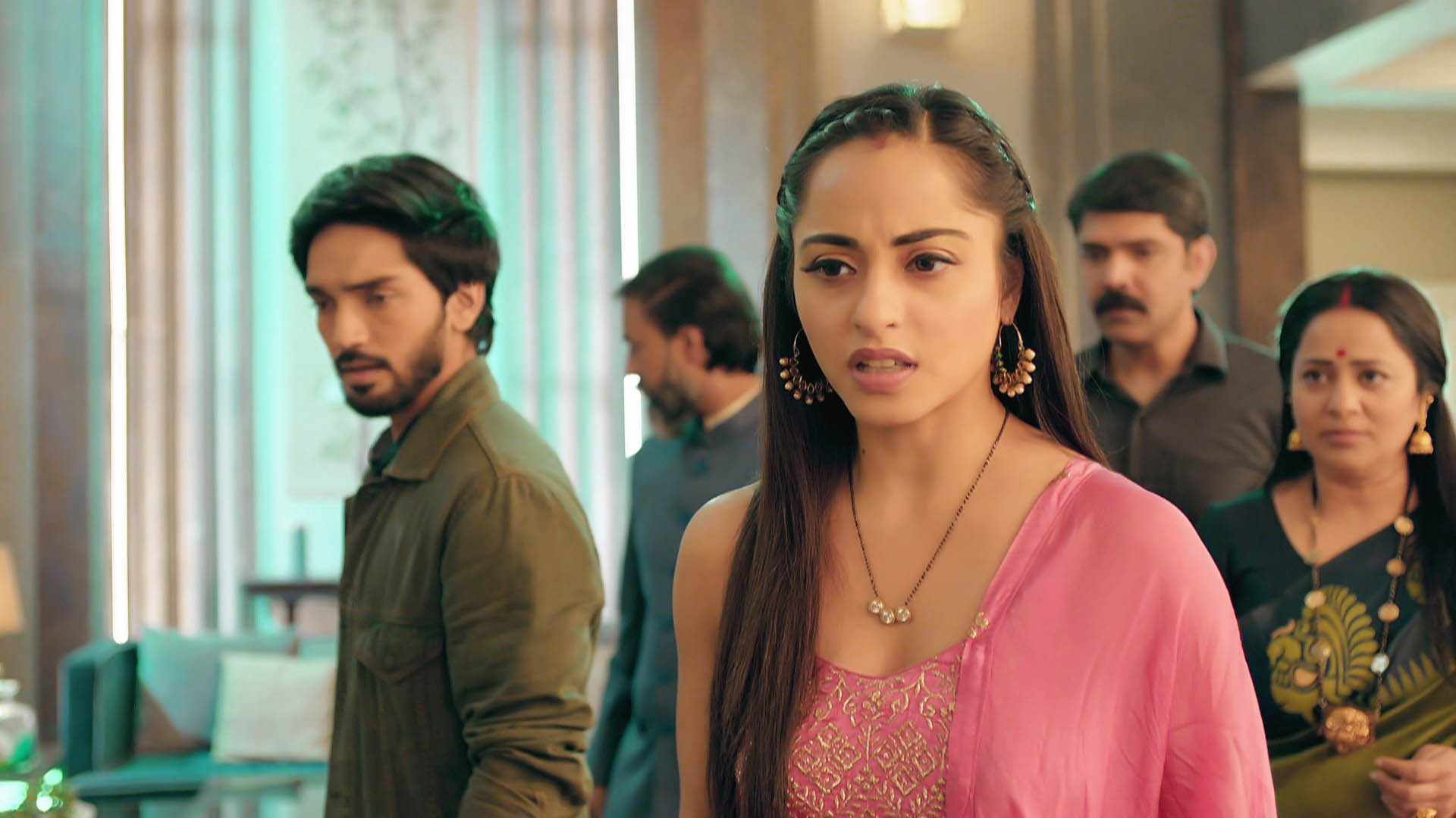 Watch Nazar S1 Episode 384 on JioHotstar