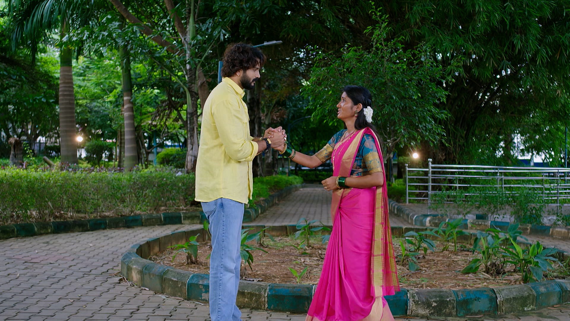 Watch Drishti Bottu S1 Episode 265 on JioHotstar