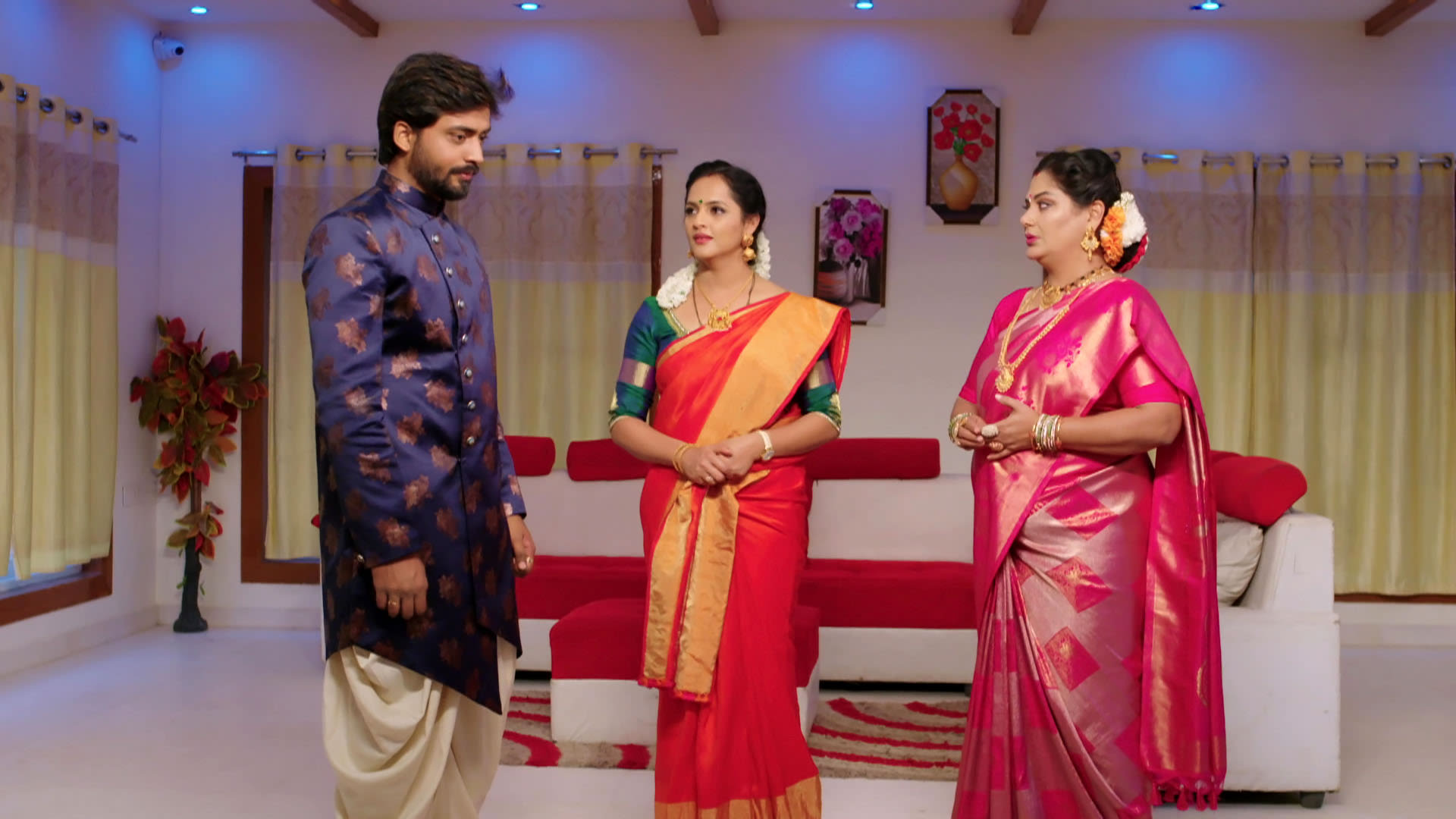 Watch Guppedantha Manasu S1 Episode 366 on JioHotstar