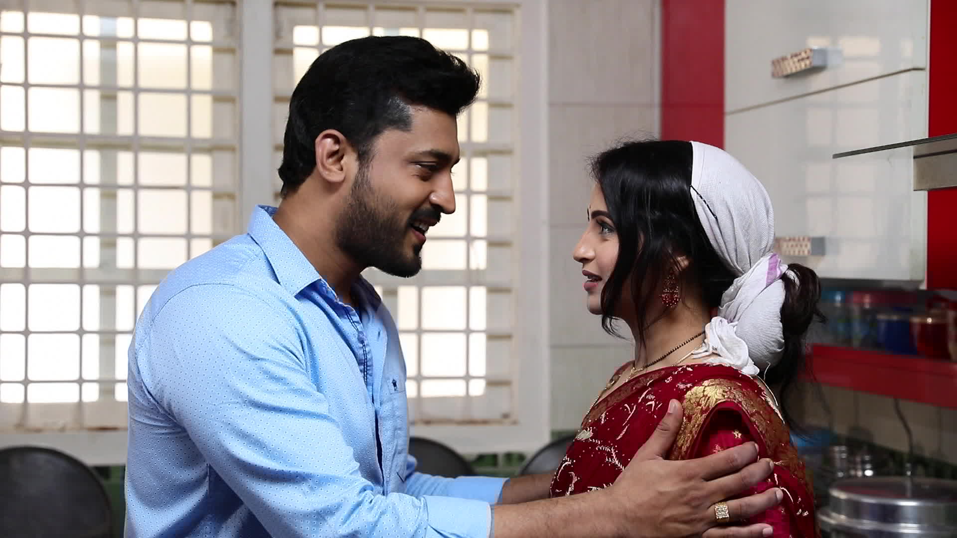 Watch Avalum Naanum Episode 155 on JioHotstar