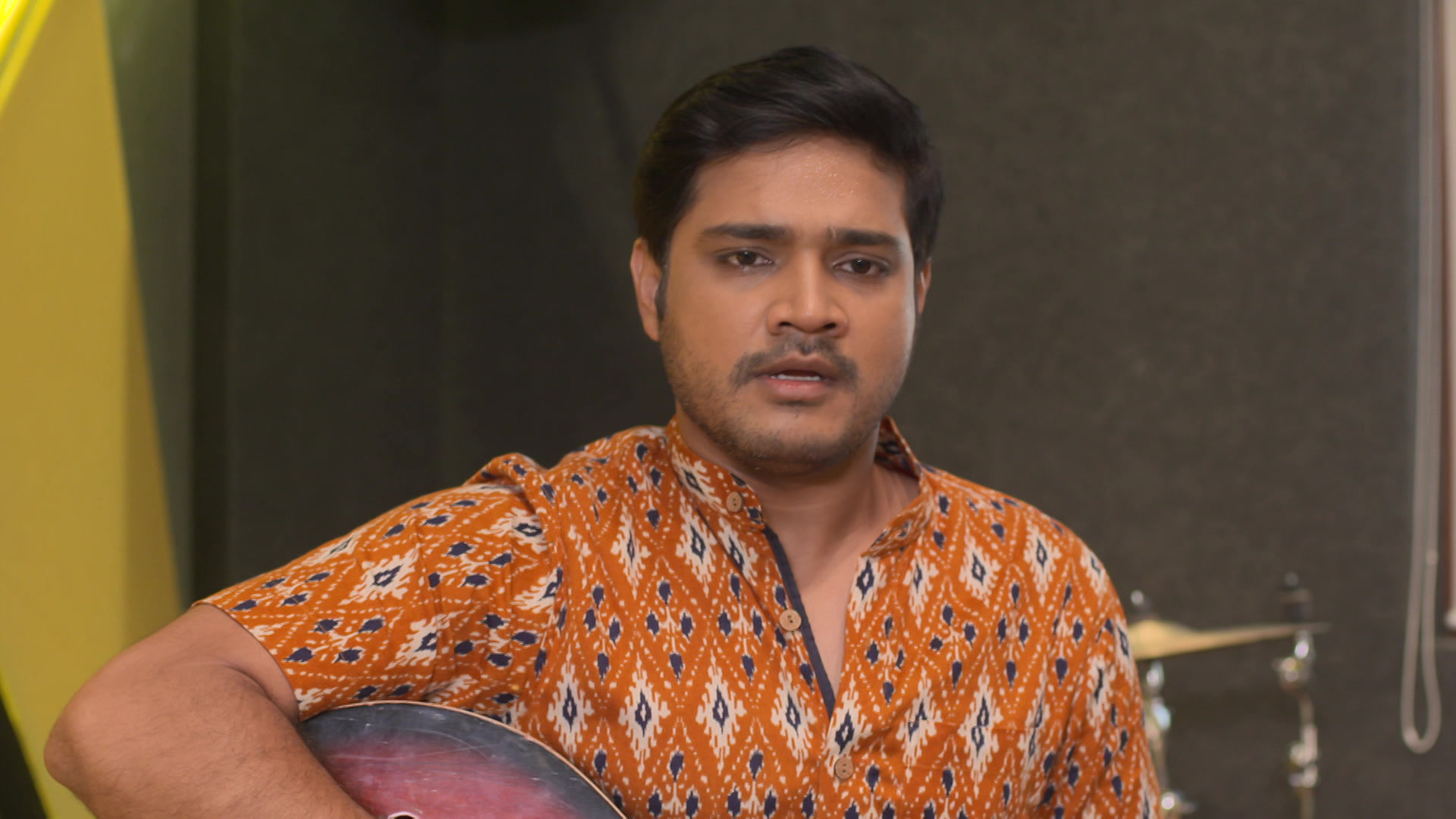 Watch Aai Kuthe Kaay Karte S1 Episode 990 on JioHotstar
