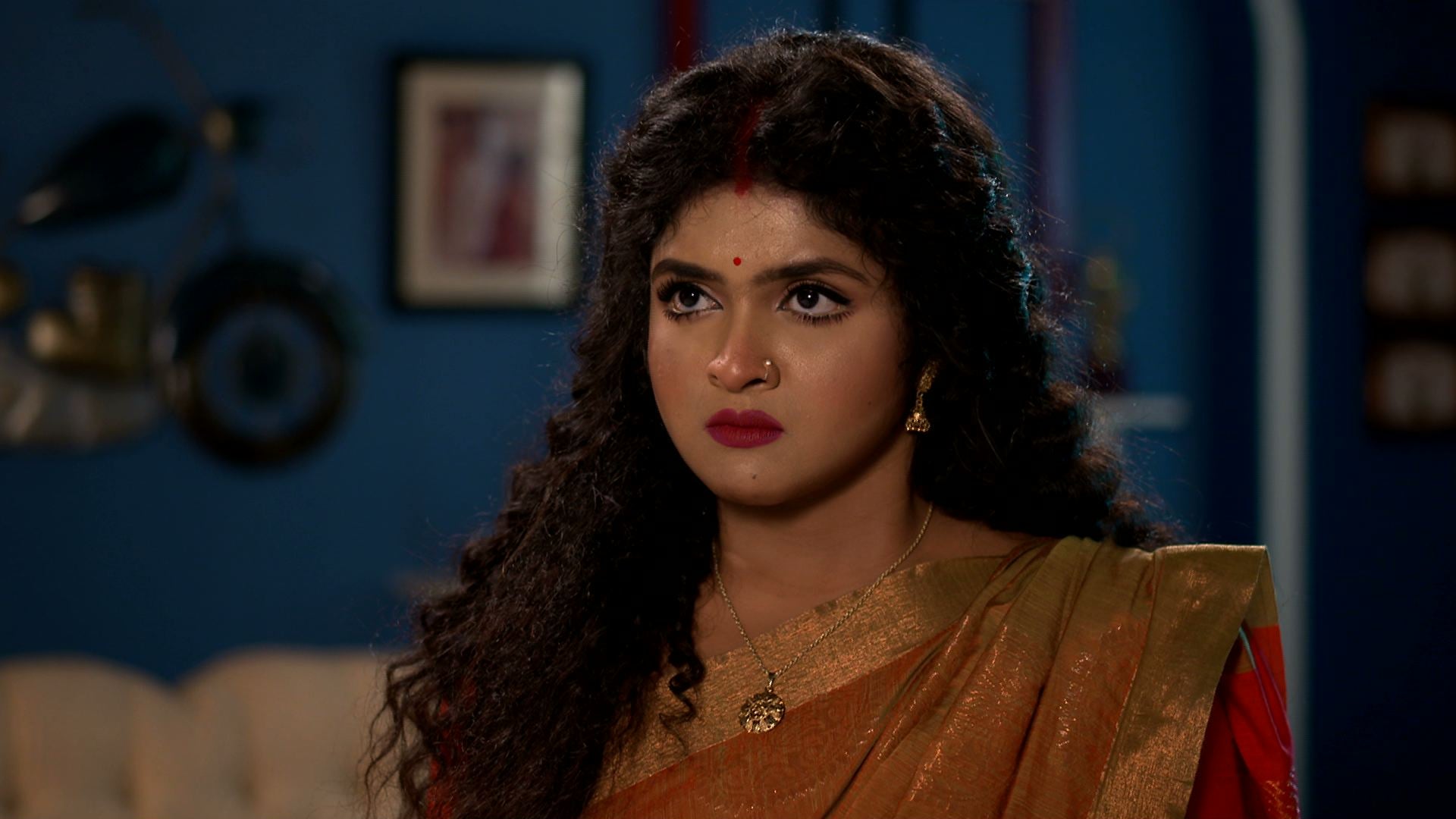 Watch Pherari Mon S1 Episode 174 on JioHotstar