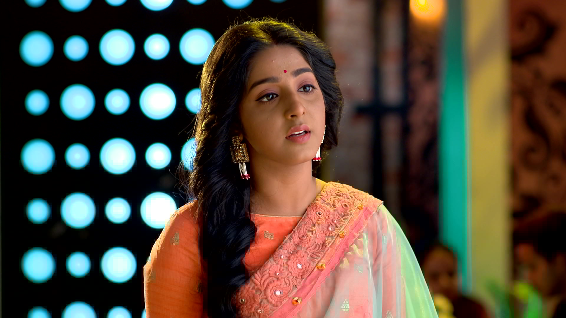 Watch Anurager Chhowa Episode 668 on JioHotstar