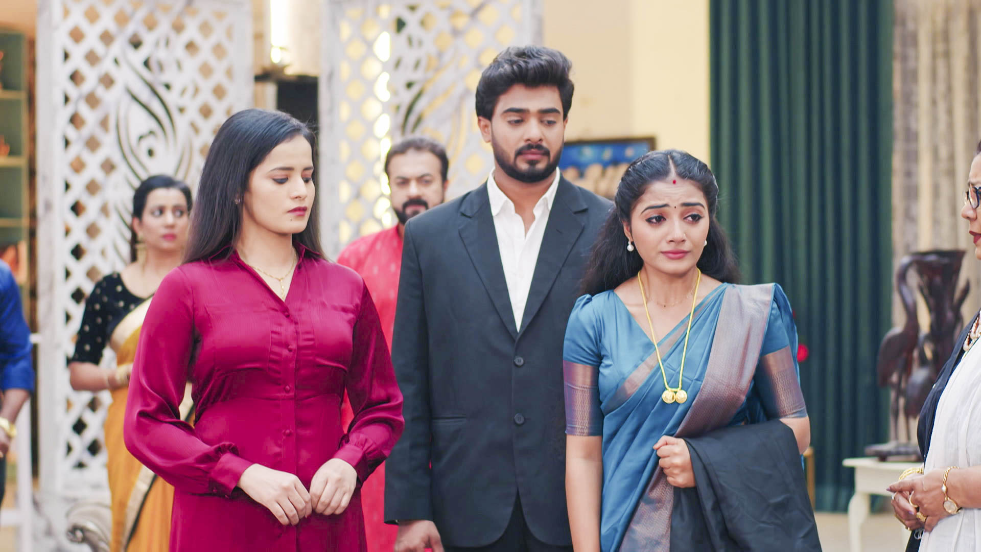 Watch Geetha L.L.B Episode 53 on JioHotstar