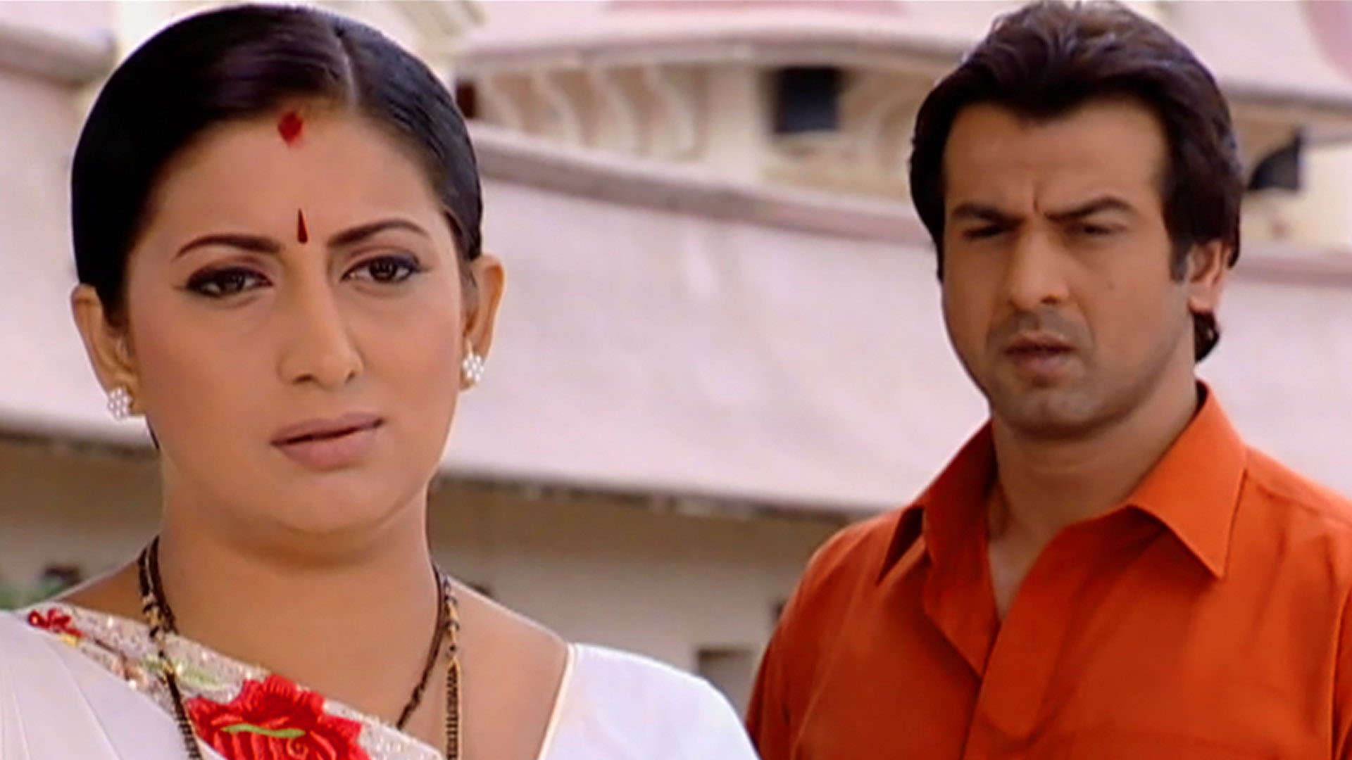 Watch a clip from E218 - Tulsi Regrets Her Actions on Hotstar