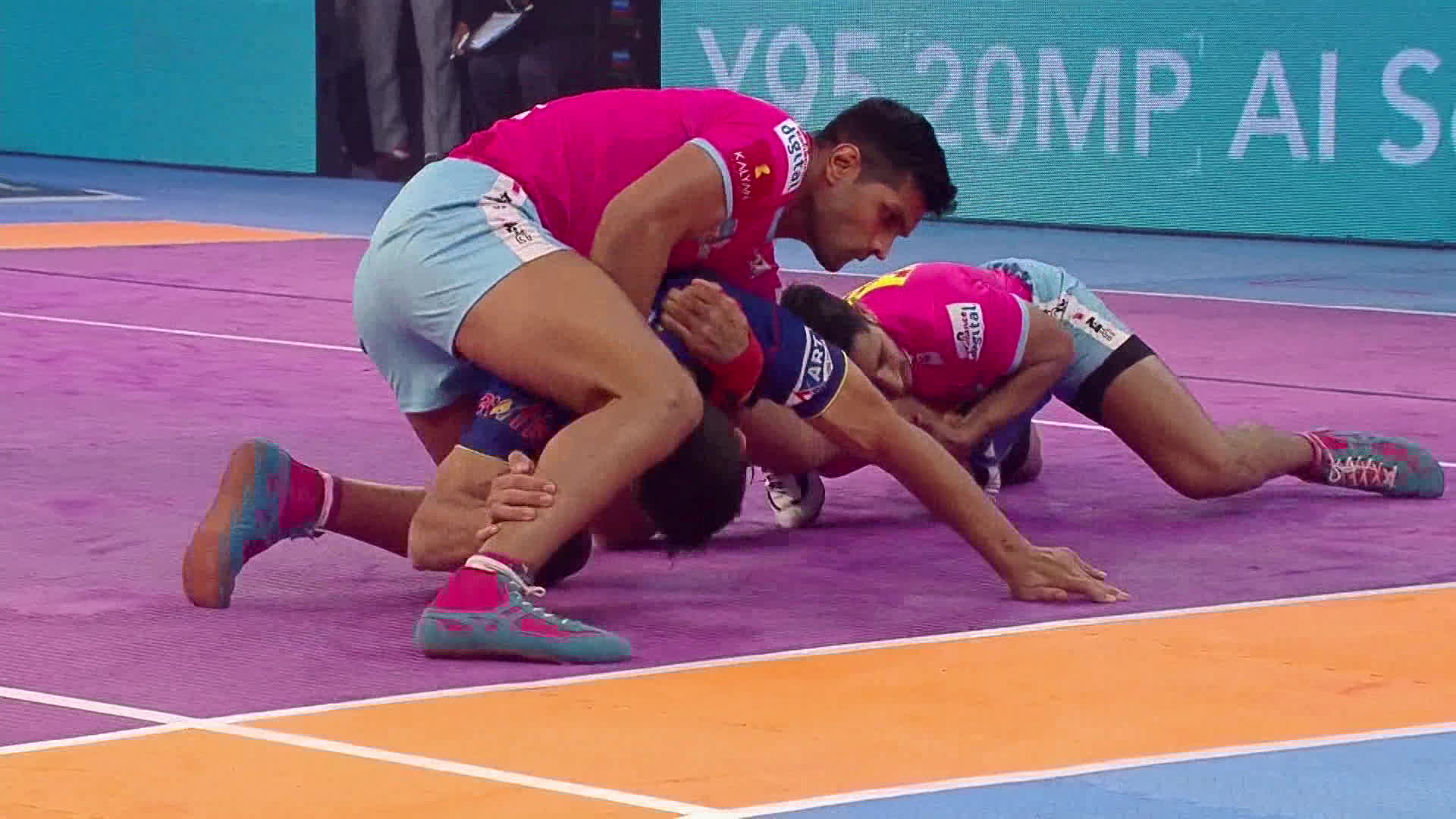 Watch Sandeep's Ankle Hold Halts Meraj Online