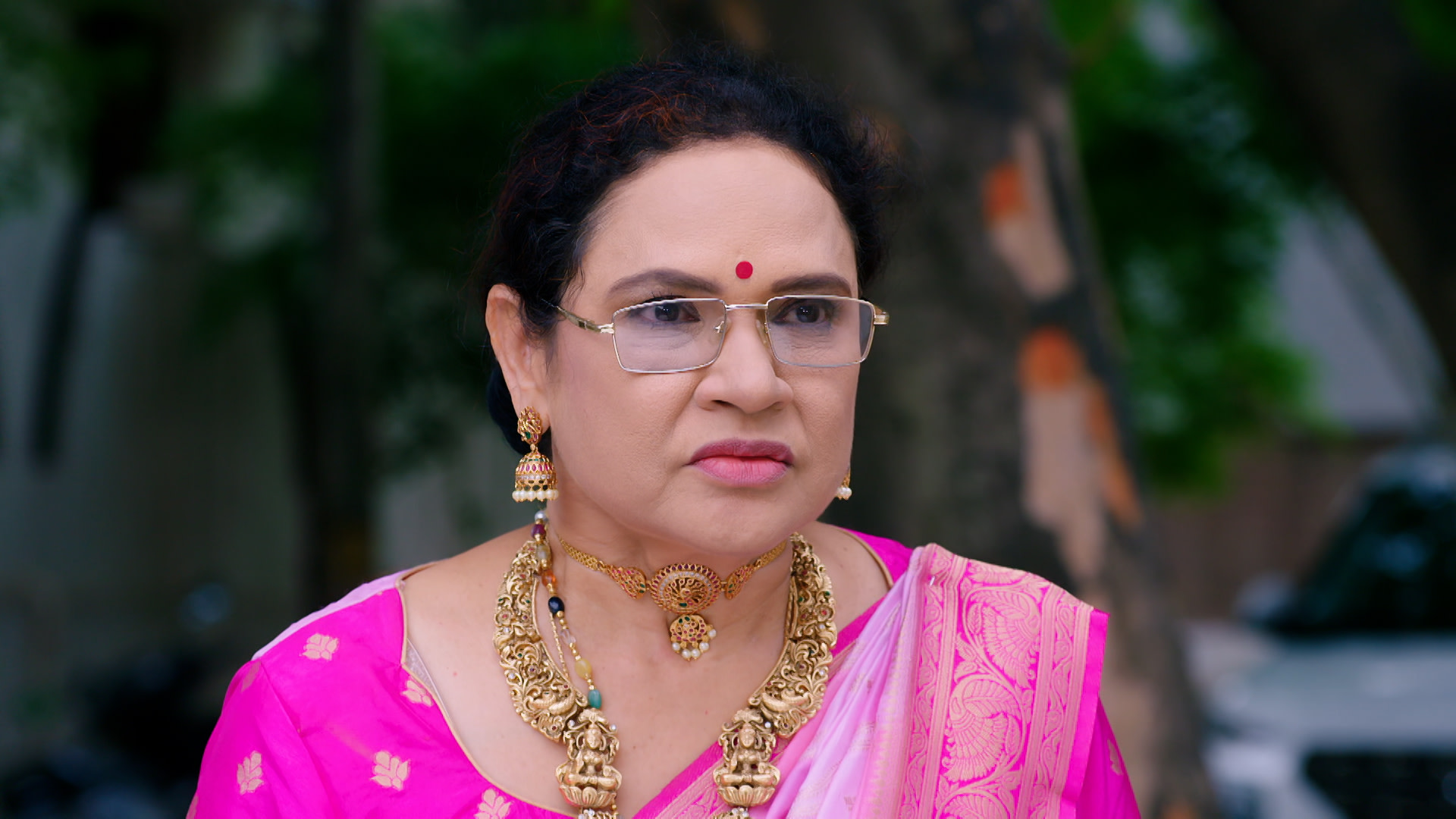 Watch Karimani S1 Episode 306 on JioHotstar