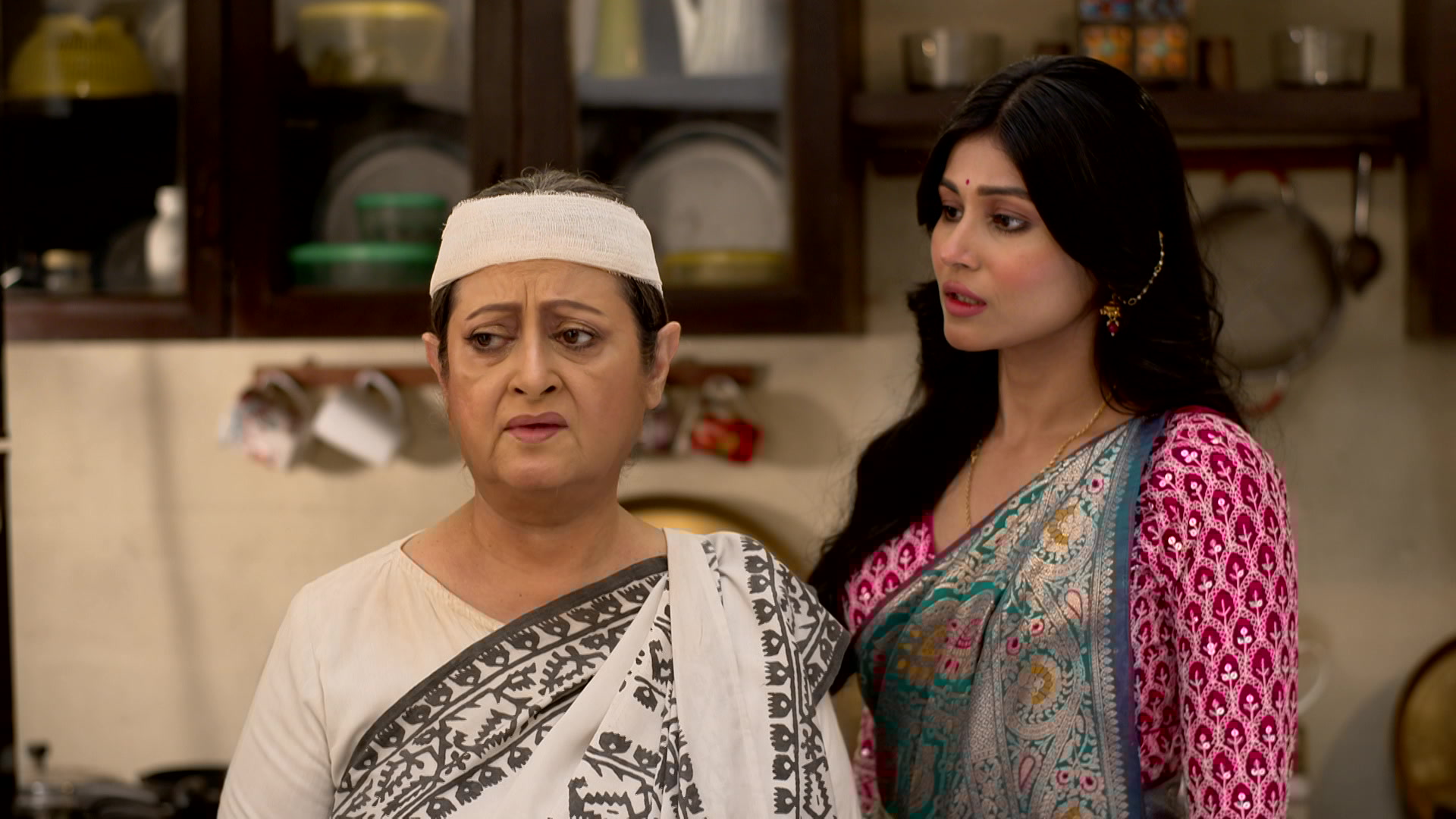 Watch Cheeni Episode 165 on JioHotstar