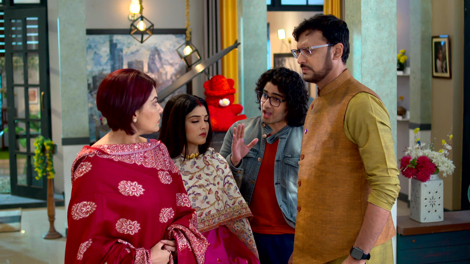 Watch Anurager Chhowa S1 Episode 603 on JioHotstar