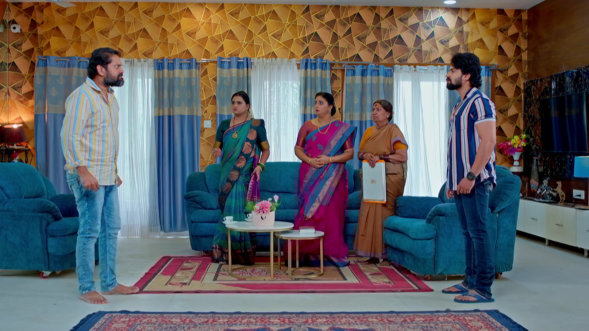 Watch Kumkuma Puvvu Episode 1729 on JioHotstar