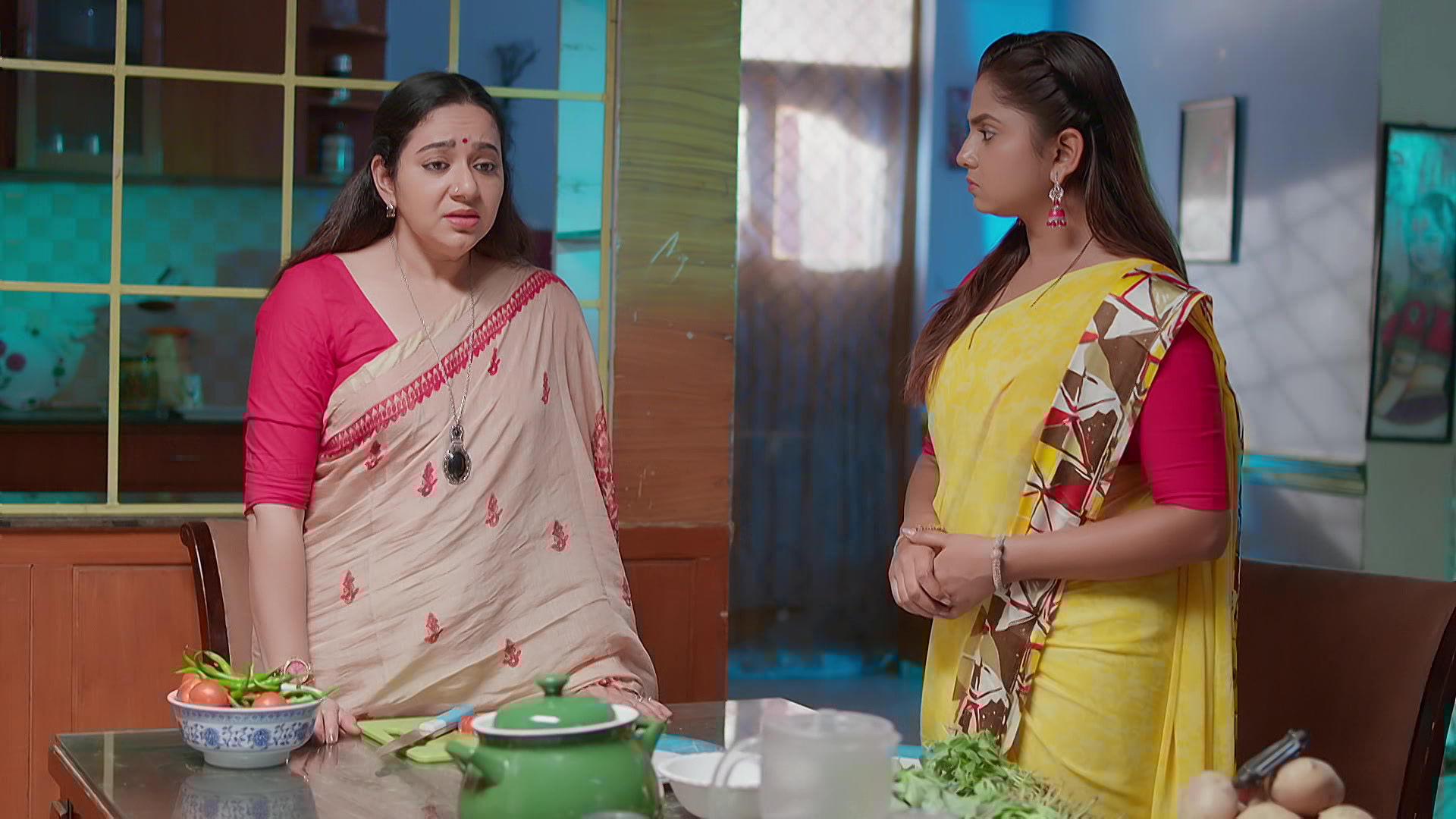 Watch Guppedantha Manasu S1 Episode 1025 on JioHotstar