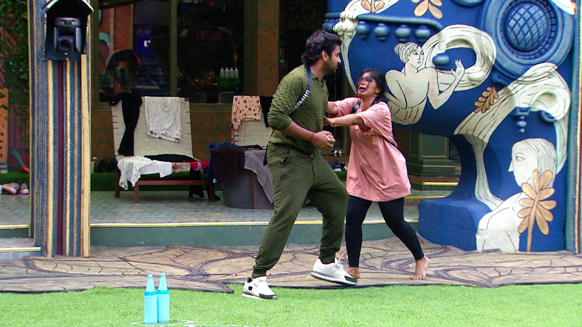 Sabari Wins the Bottle Mani Task - JioHotstar
