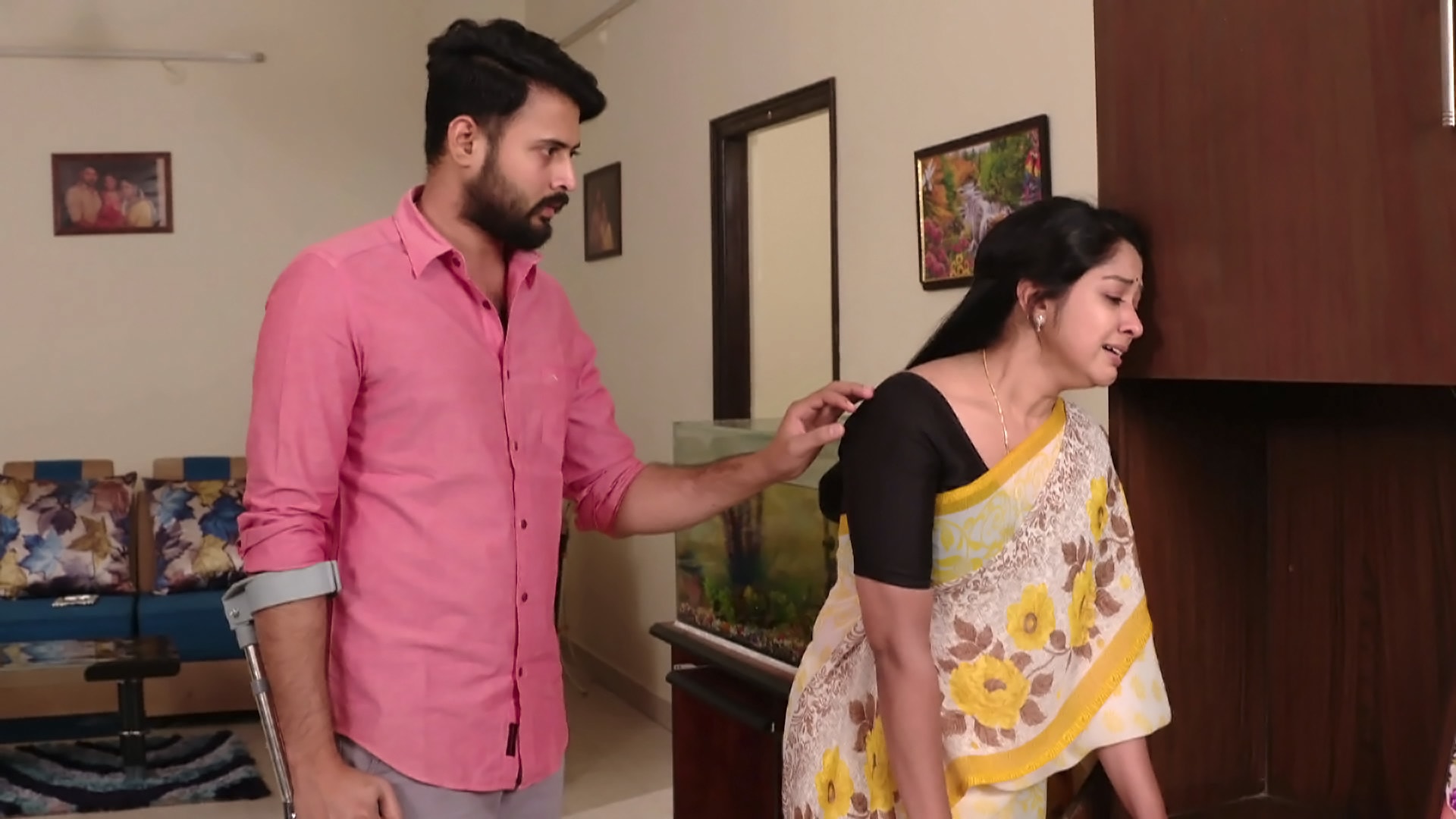 Watch Bharya S1 Episode 198 on JioHotstar