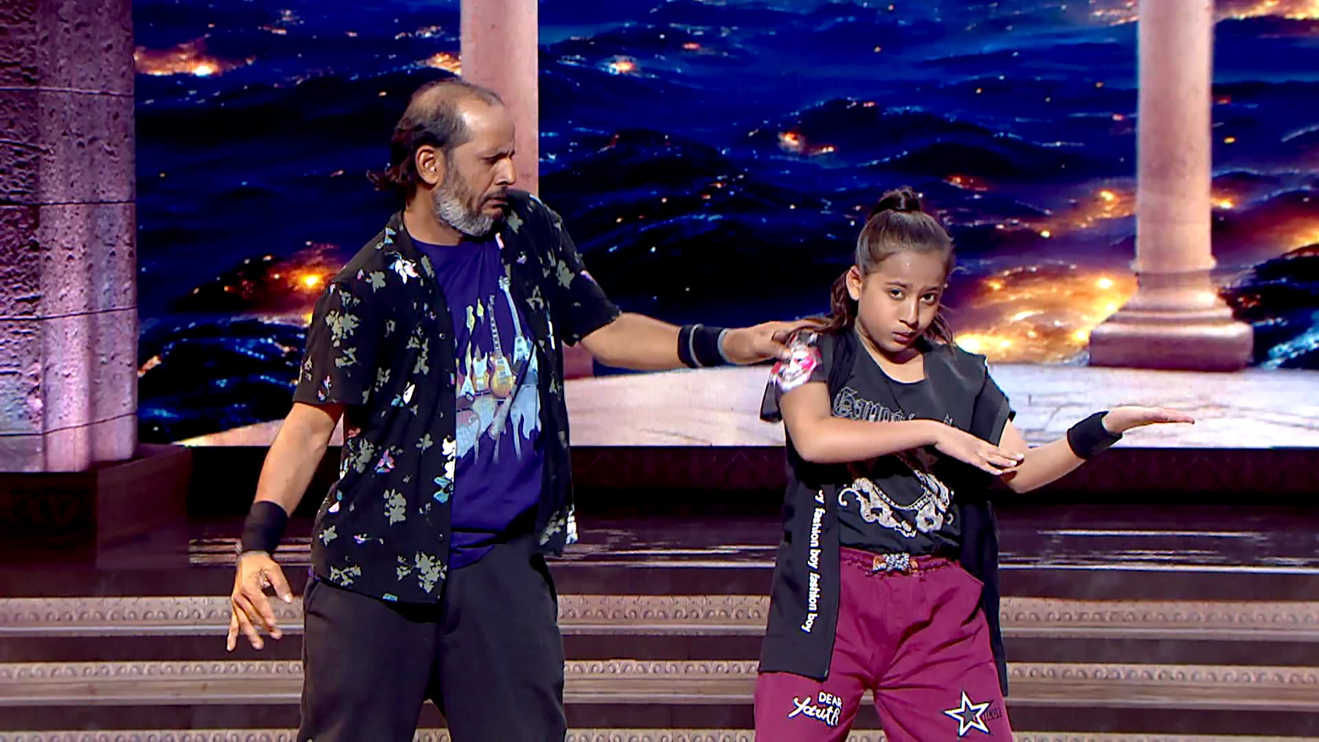 Watch Dance Deewane Episode 1 on JioHotstar