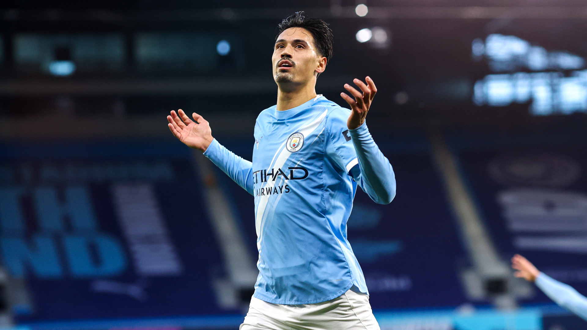 Reijnders the Midfield Maestro