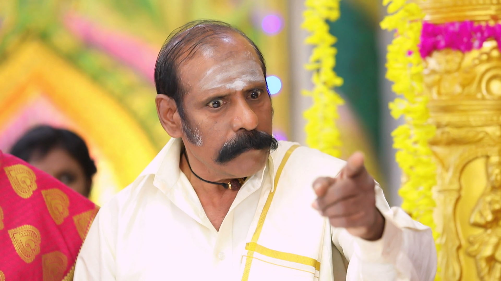 Watch Rathinavel Slaps Karthik Online