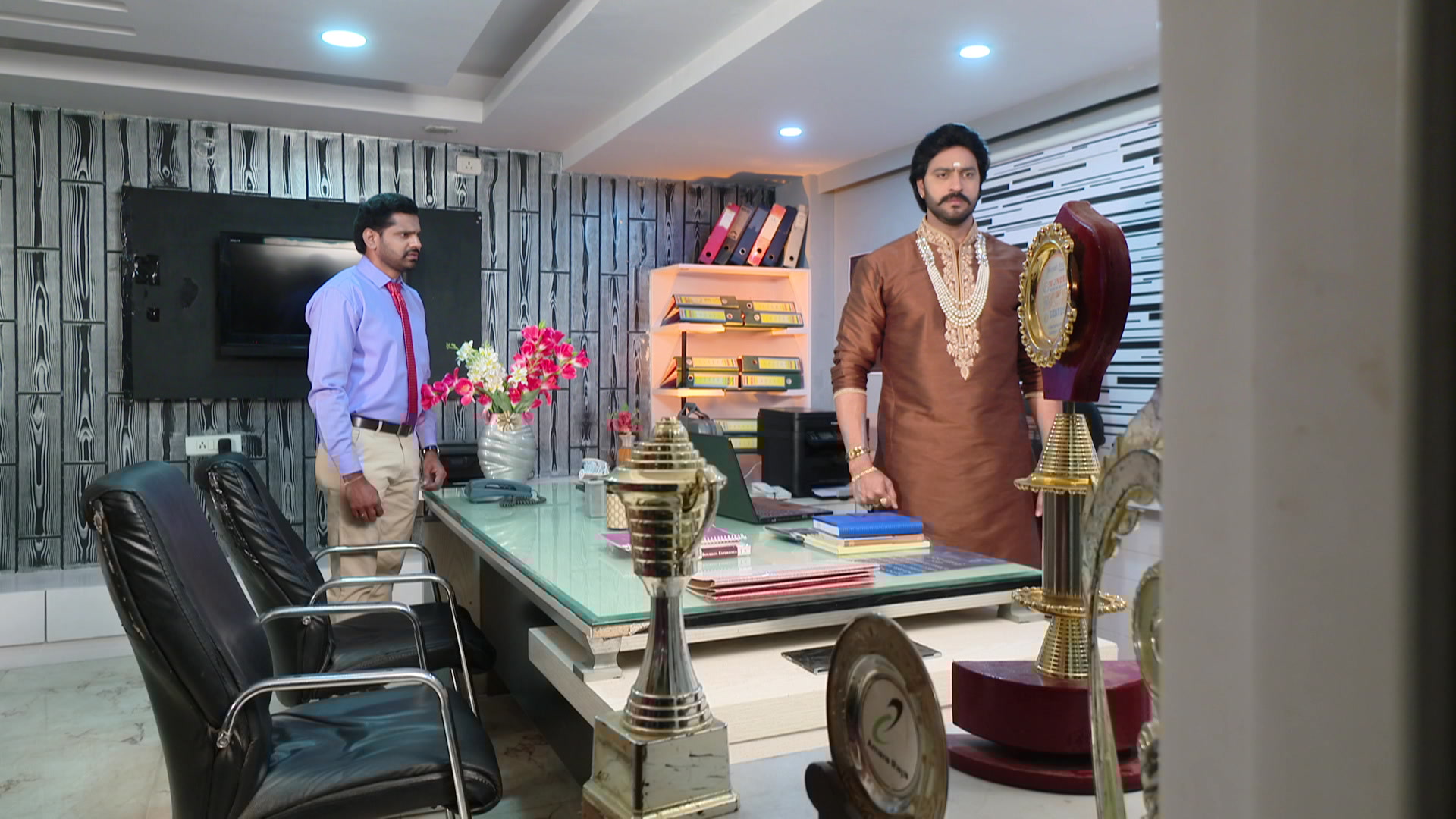 Watch Bangarada Panjara S1 Episode 254 on JioHotstar