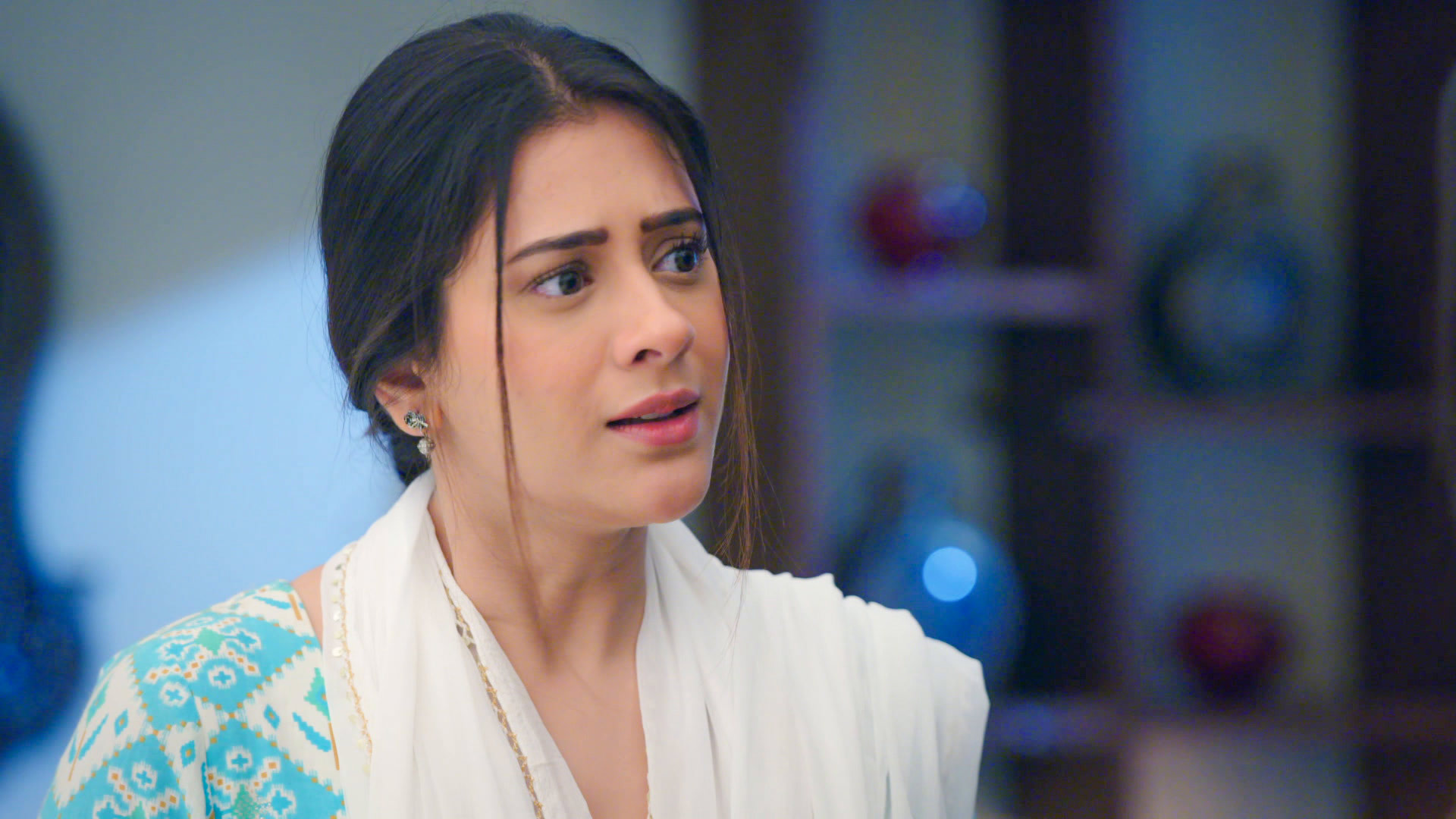 Watch Jhanak S1 Episode 185 on JioHotstar