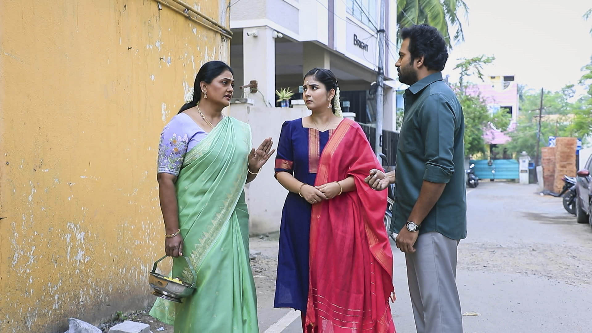 Stream Gomathi Hurts Palanivel Season 3 Episode 652 – Gomathi Hurts ...