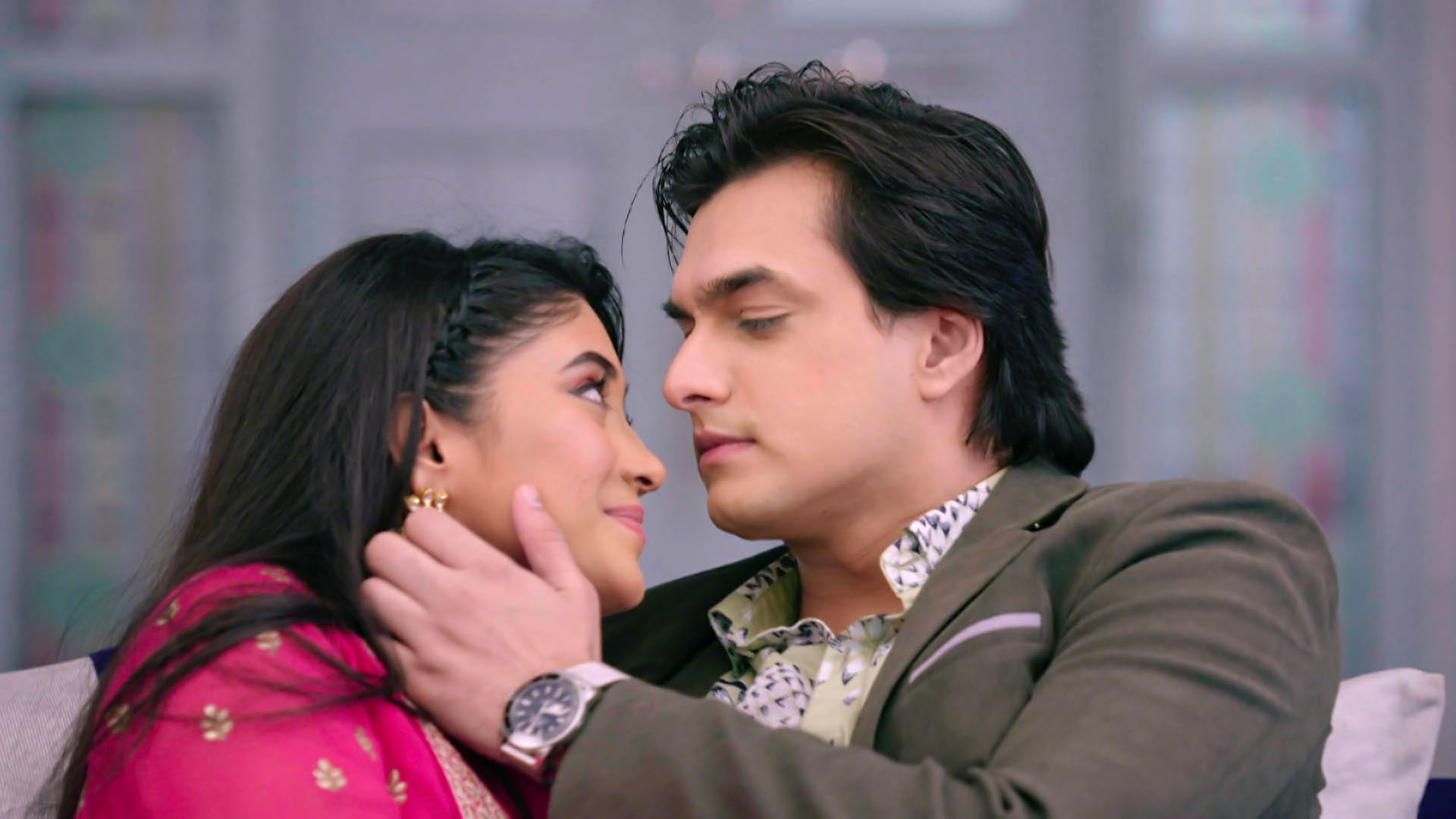 Watch Naira, Kartik's Unfaltering Love Online