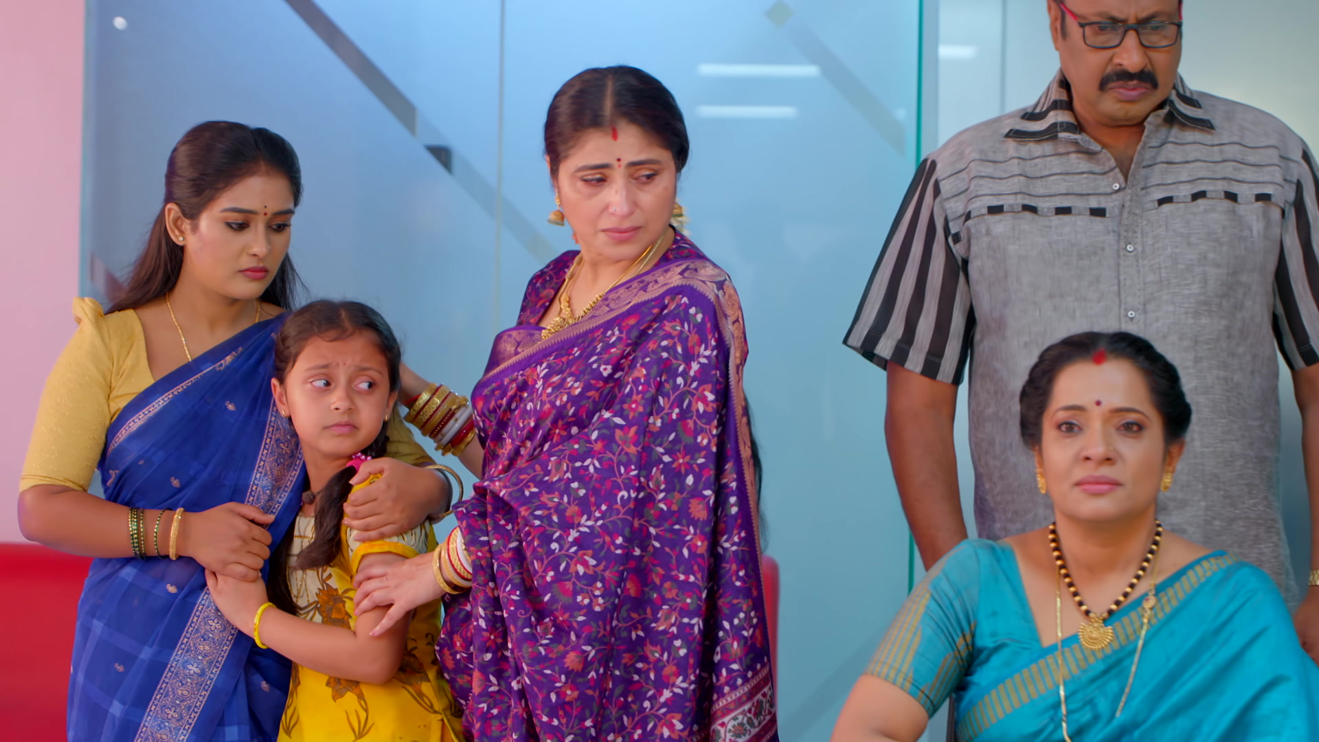 Watch Sharade S1 Episode 229 on JioHotstar