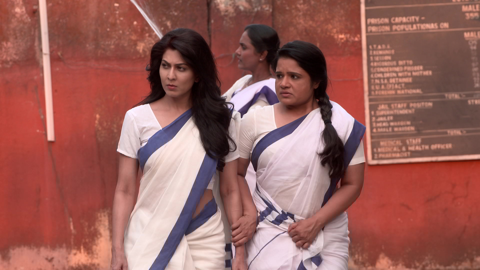 Watch Sukh Mhanje Nakki Kay Asta S1 Episode 725 on JioHotstar