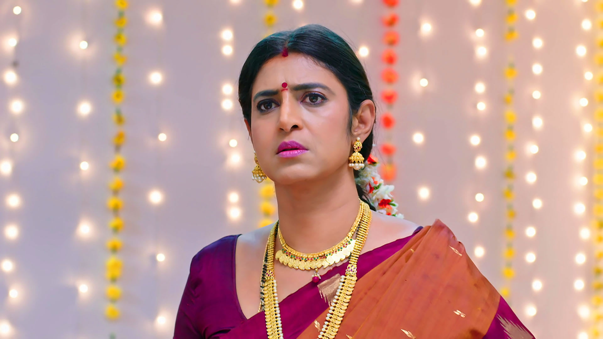 Watch Intinti Gruhalakshmi Episode 450 on JioHotstar