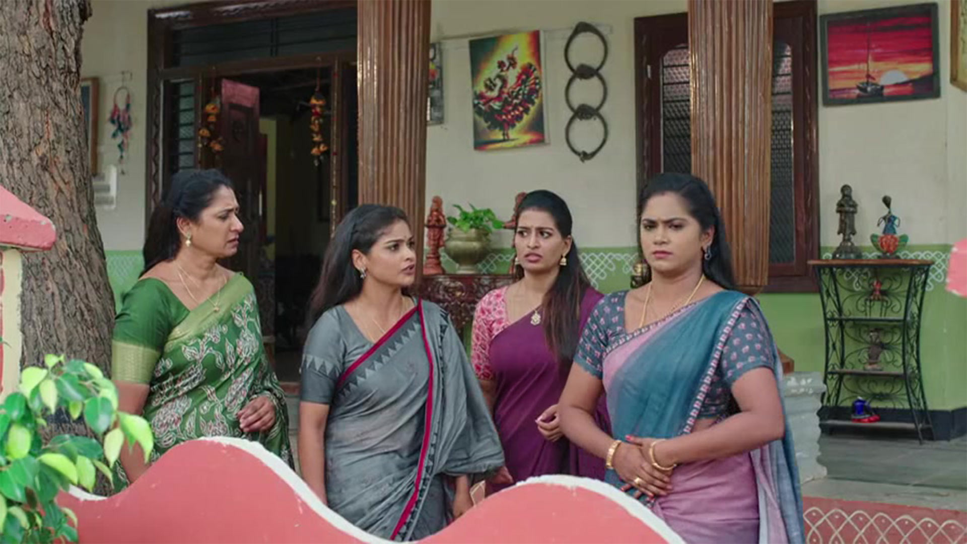Watch Illu Illalu Pillalu S1 Episode 190 on Disney+ Hotstar