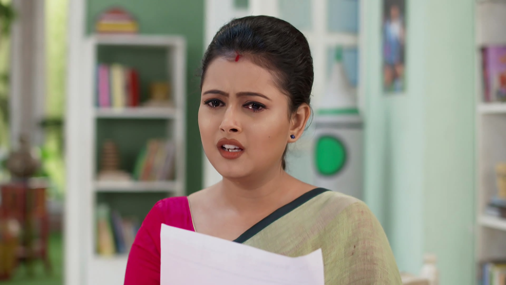 Watch Ke Apon Ke Por S11 Episode 597 on JioHotstar