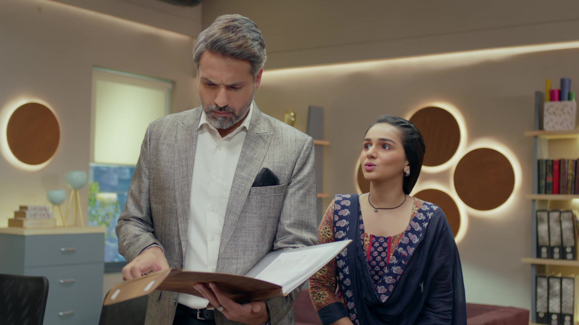 Watch Na Umra Ki Seema Ho S1 Episode 73 on JioHotstar
