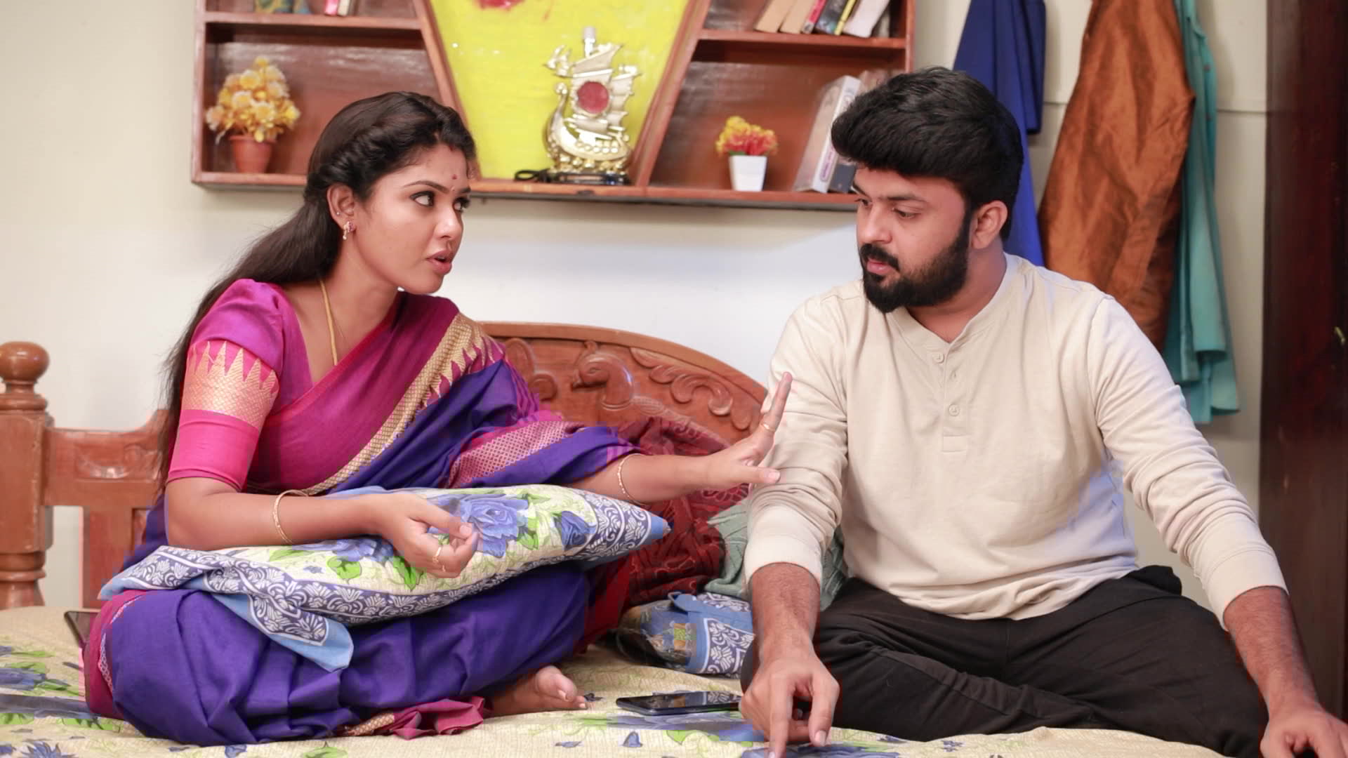 Stream Meena Makes a Move Season 3 Episode 237 – Meena Makes a Move on ...