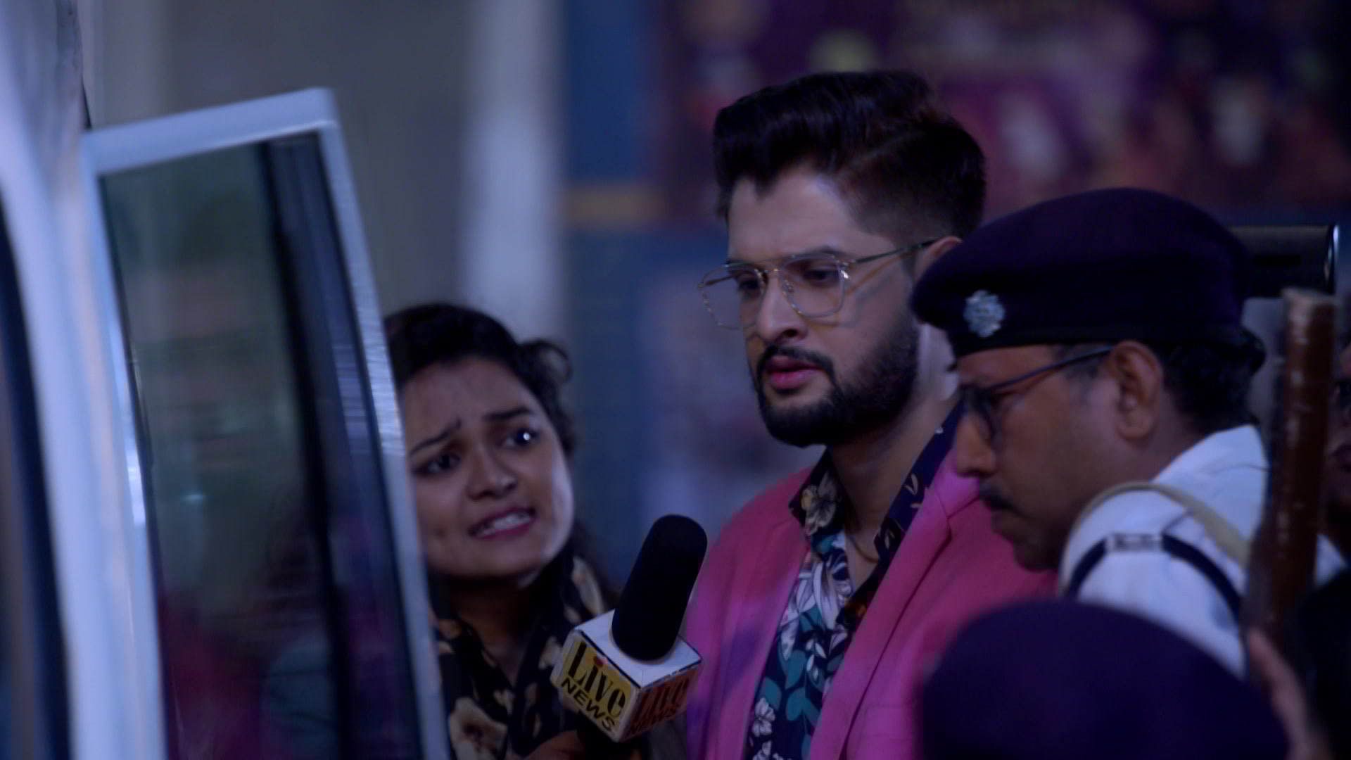 Watch Bangla Medium S1 Episode 241 on JioHotstar