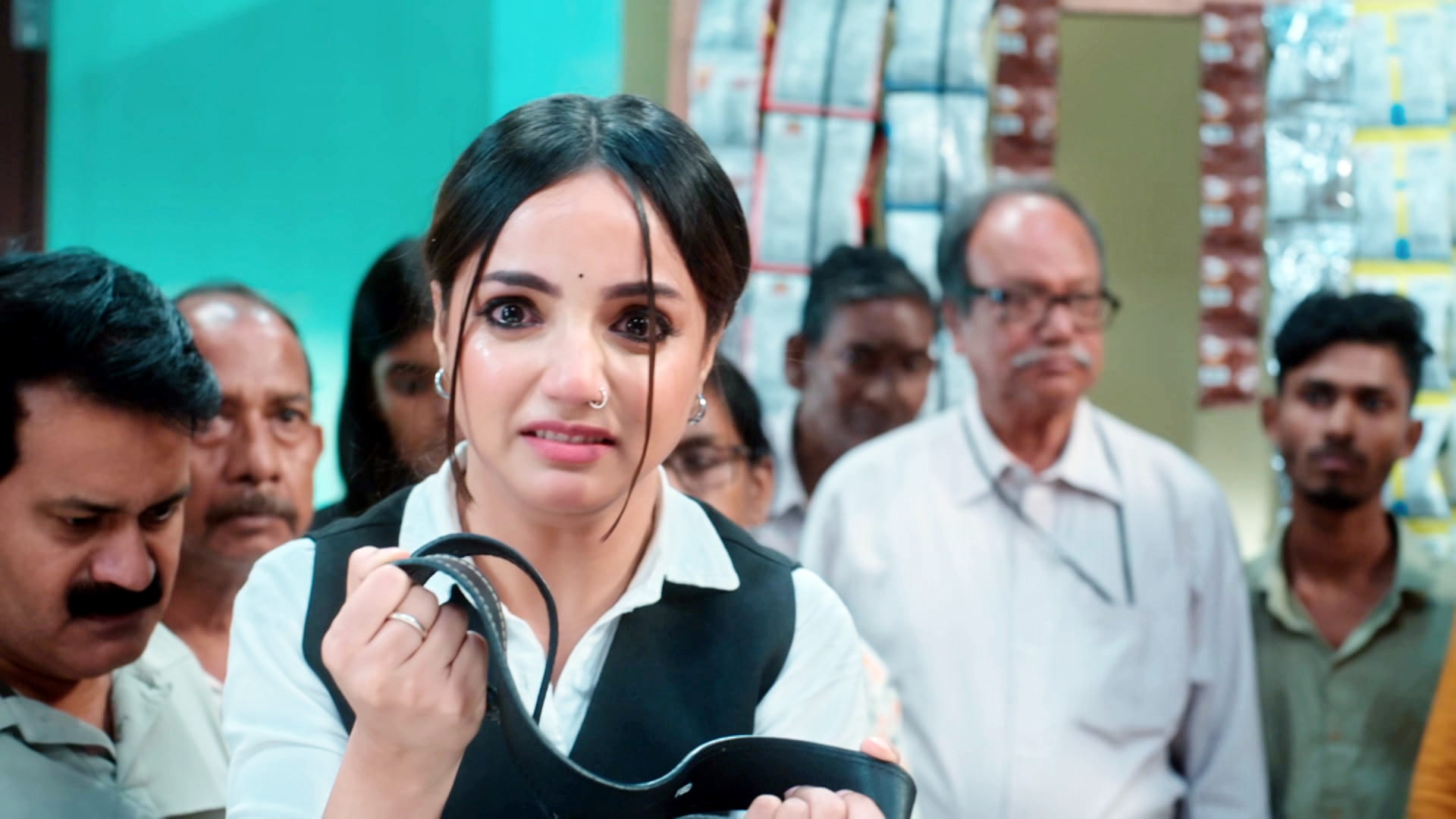 Stream advocate-anjali-awasthi Online | Watcho