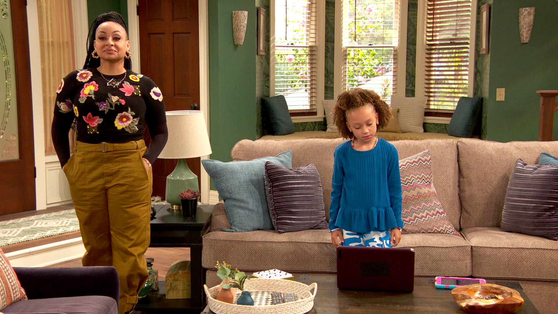 Nonton Clique Bait Season 5 Episode 5 - Clique Bait di Disney+ Hotstar