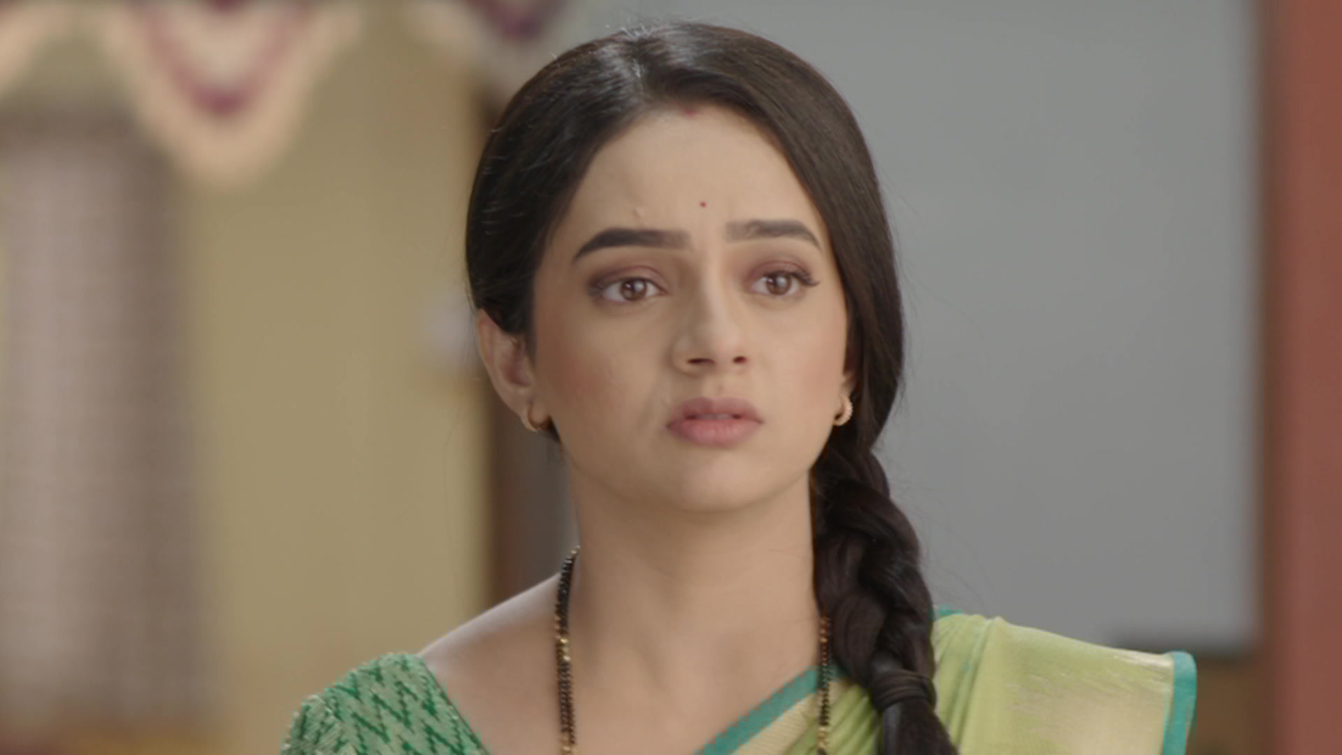 Watch Aboli Episode 947 on JioHotstar