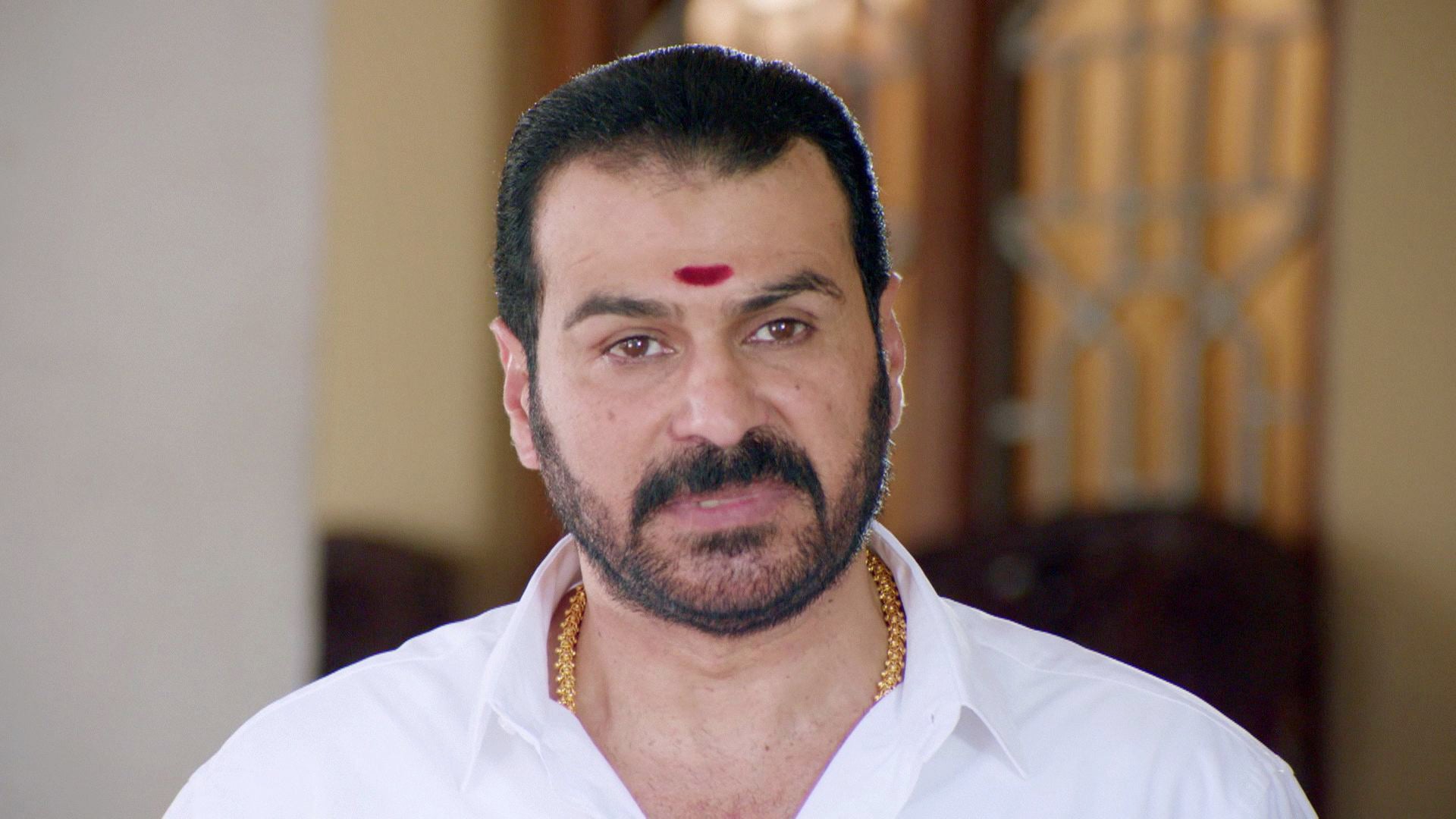 Watch Mynaa S1 Episode 1 on JioHotstar