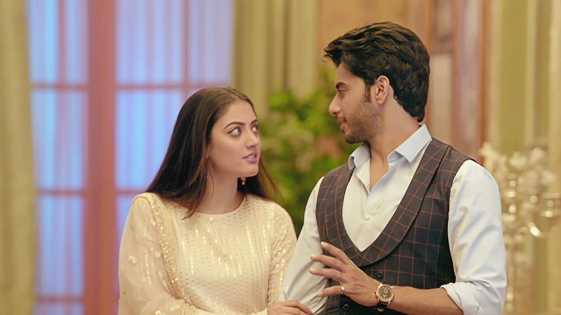 Watch Aman, Roshni's Romantic Time Online