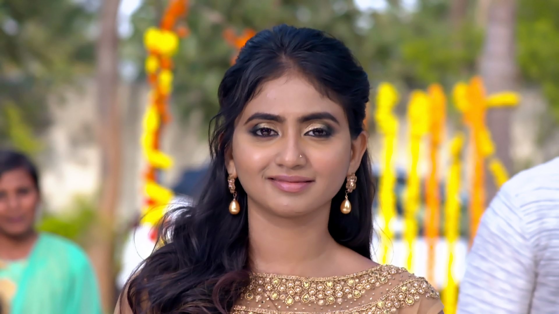 Stream Isha Meets Varalaxmi Season 1 Episode 16 – Isha Meets Varalaxmi ...