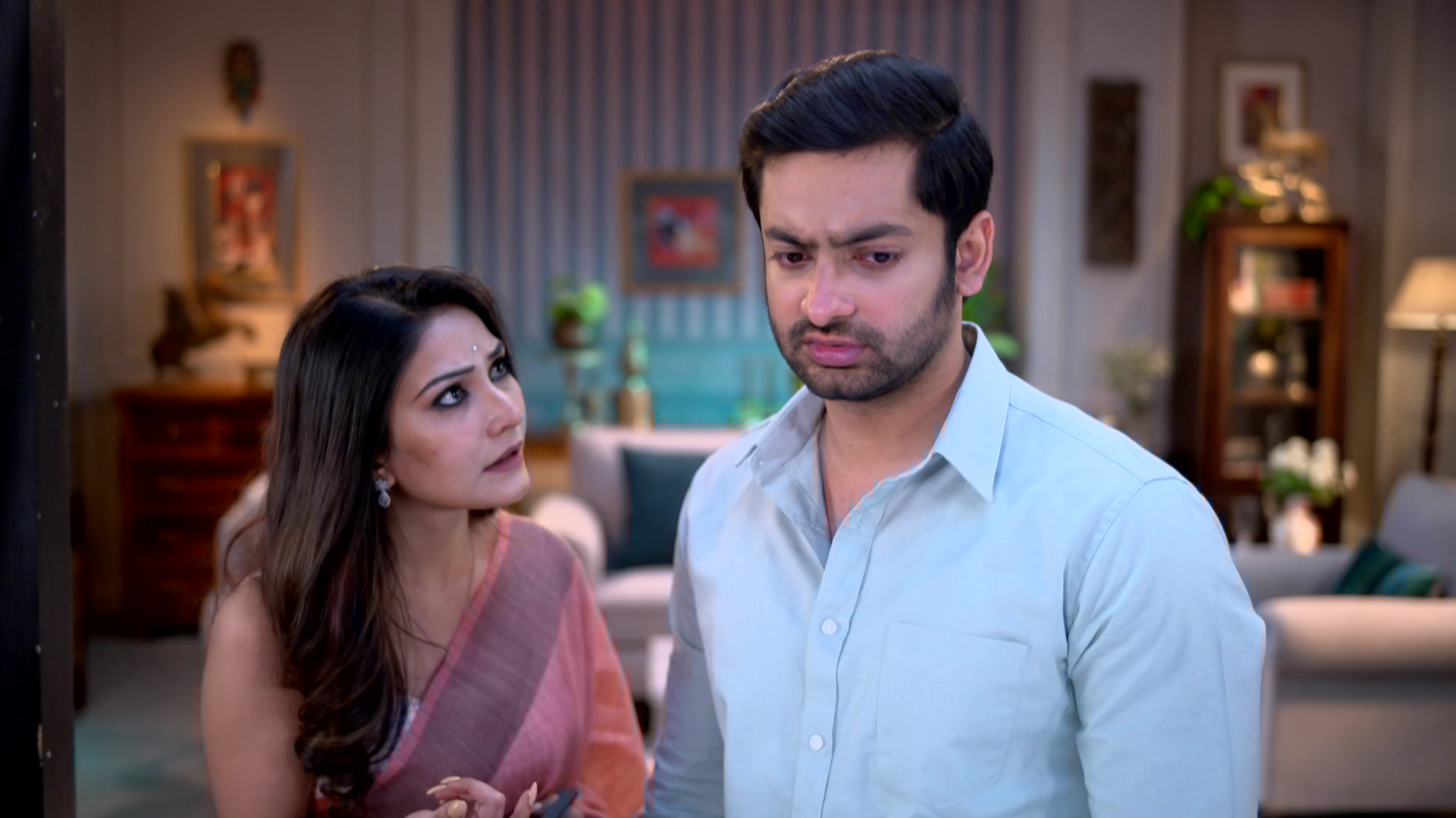 Watch Grihoprobesh Episode 102 on JioHotstar