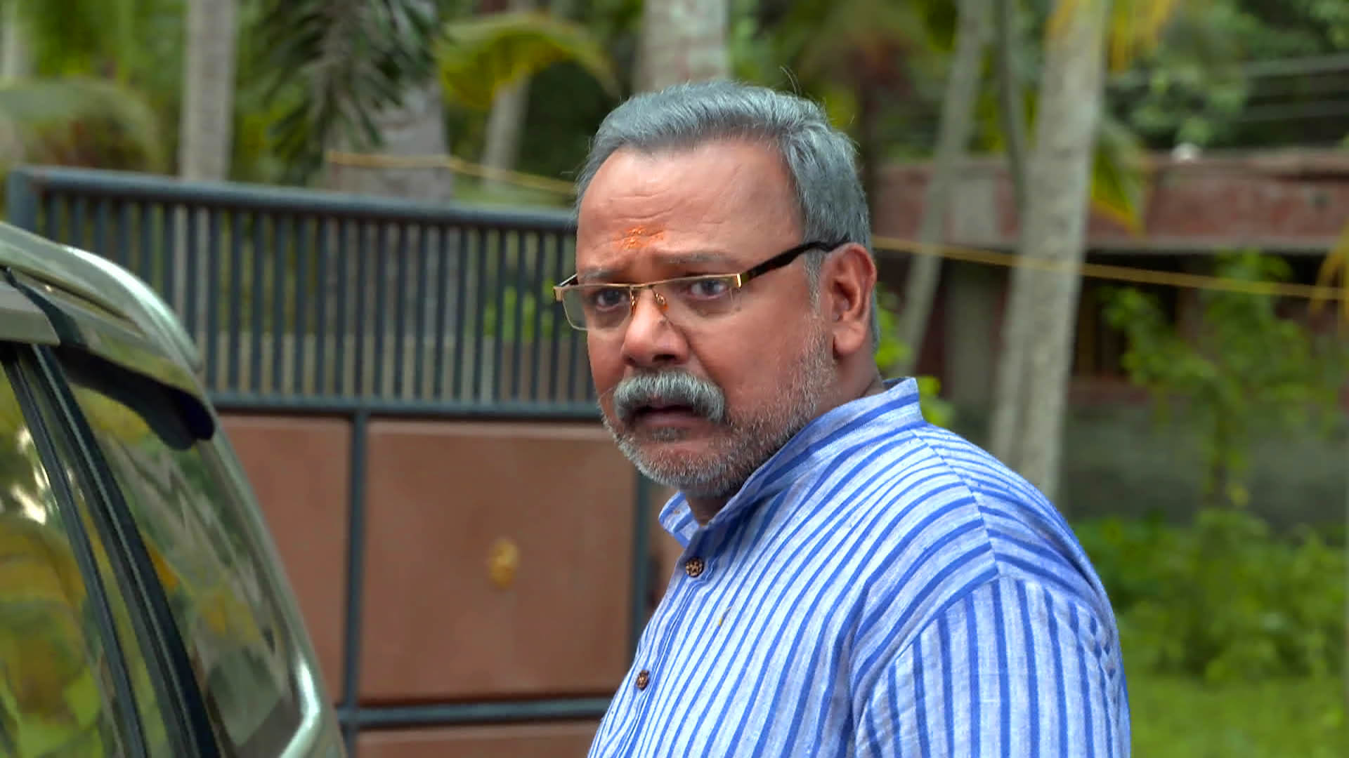 Watch Karuthamuthu S27 Episode 449 on JioHotstar